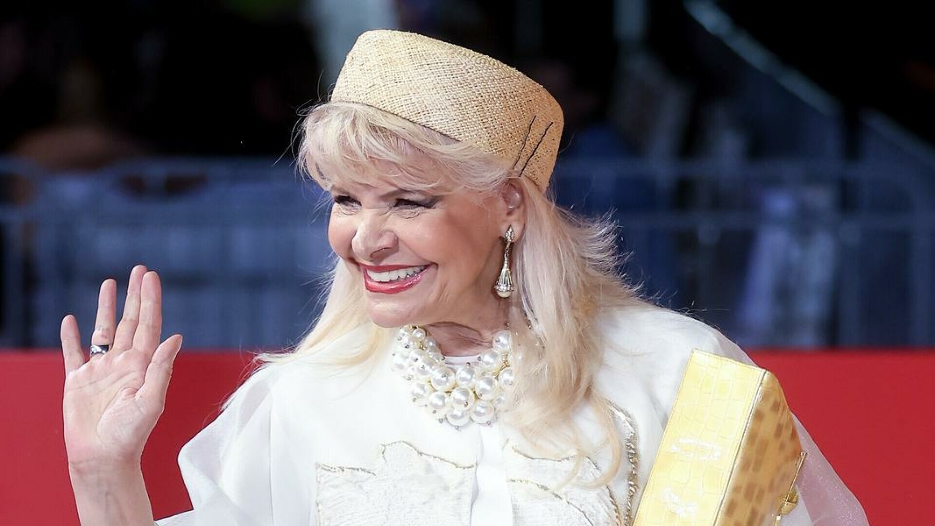 Nezaboravno izdanje! Hanka Paldum donijela poseban sjaj na crveni tepih ...
