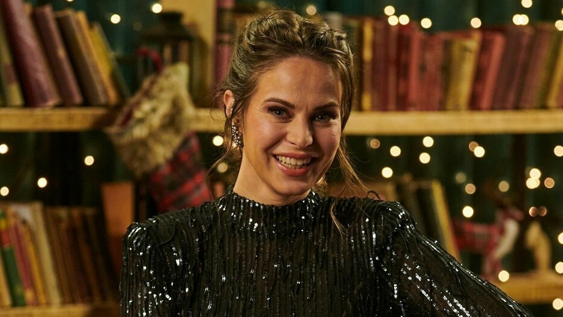 Prelijepa Mia Kovačić u jednom od svojih najglamuroznijih izdanja dosad ...