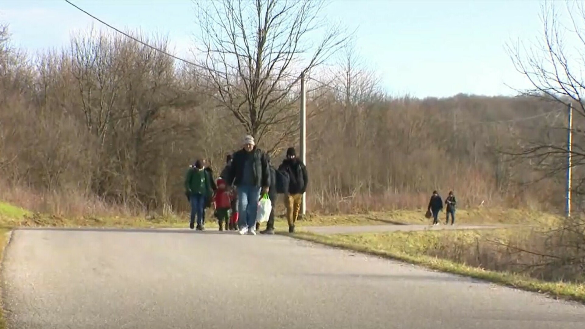 Hrvatska na meti ilegalnih migranata, mještani zabrinuti: "Spavaju na javnim površinama, ulaze u ...