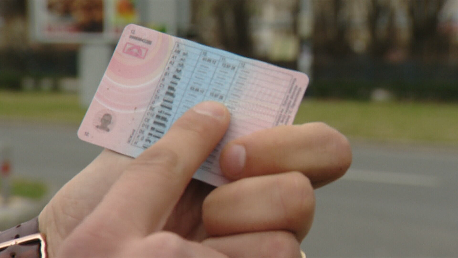 Stižu nova pravila zbog kojih možete ostati bez vozačke: Pod povećalom ...