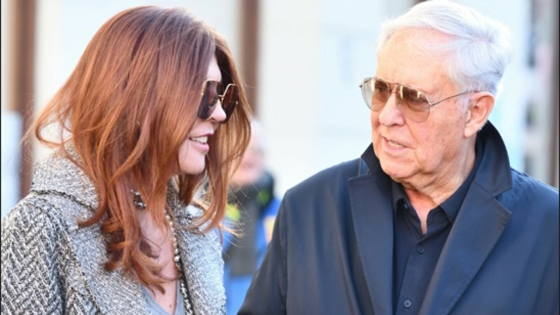 Dikan se ne odvaja od svoje nove partnerice, u romantičnoj šetnji pali ...