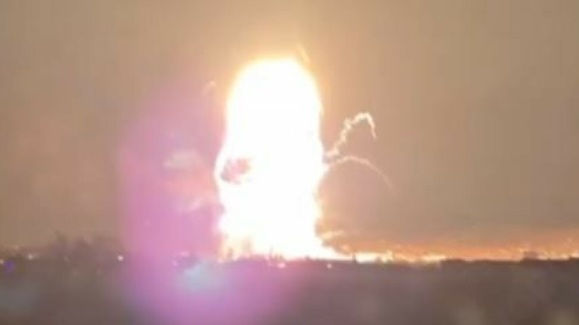 VIDEO Silovita eksplozija na Krimu: Ukrajina bombardirala luku i uništila važan ruski brod ...