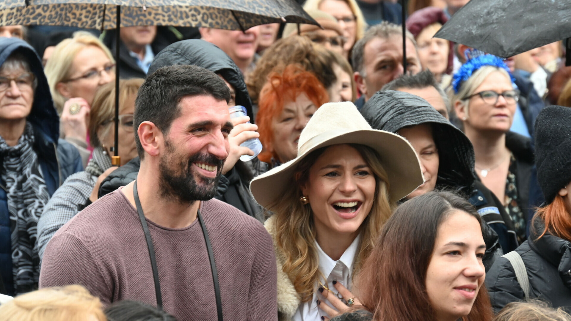 Naša glumica rasplakala Severinu porukom koju joj je uputila s ...