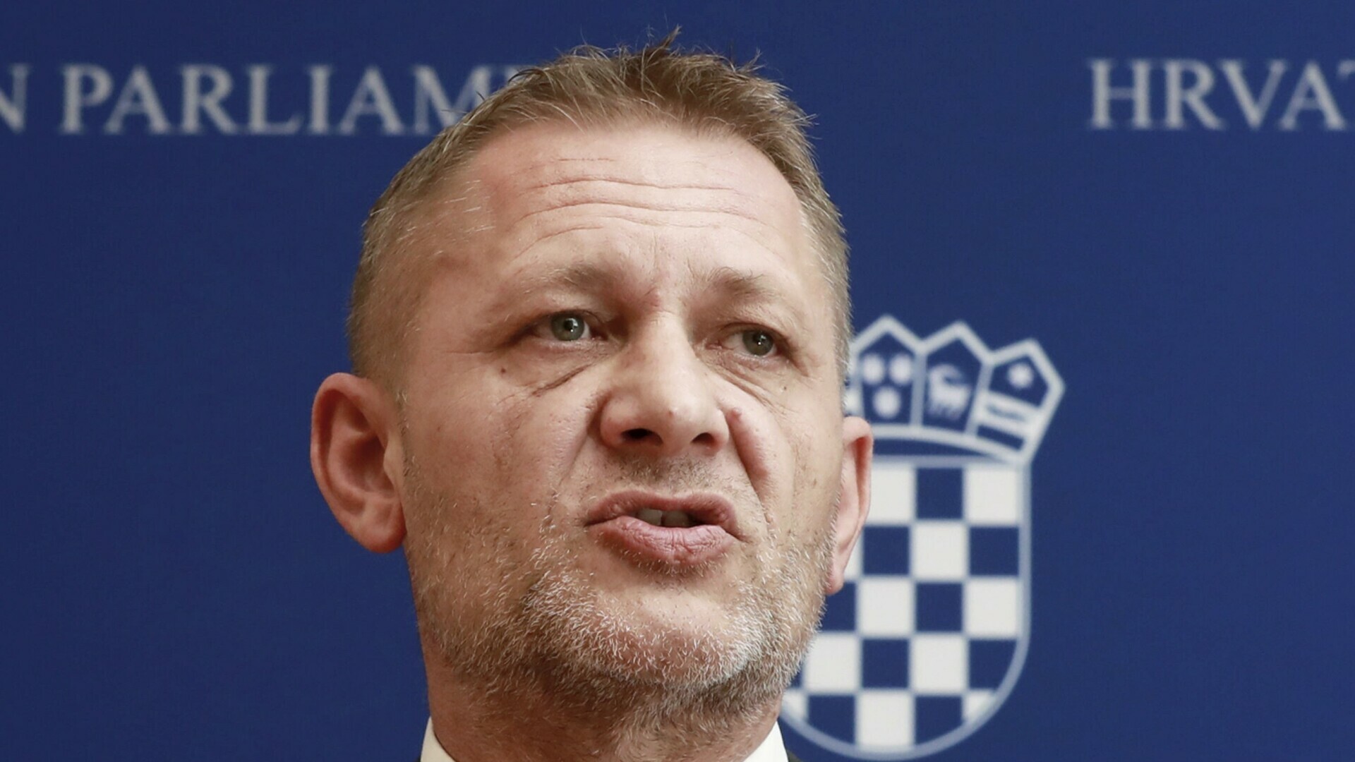 Beljak napao Plenkovića zbog povratka migranata: "Ljubio je vani guzicu ...
