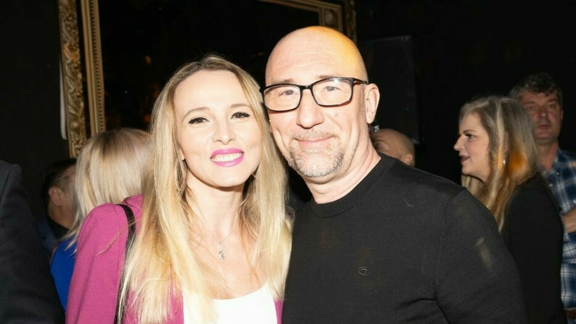 Zanosna supruga osnivača Colonije viđena u rijetkom izlasku, godinama je skupljala hrabost da ...