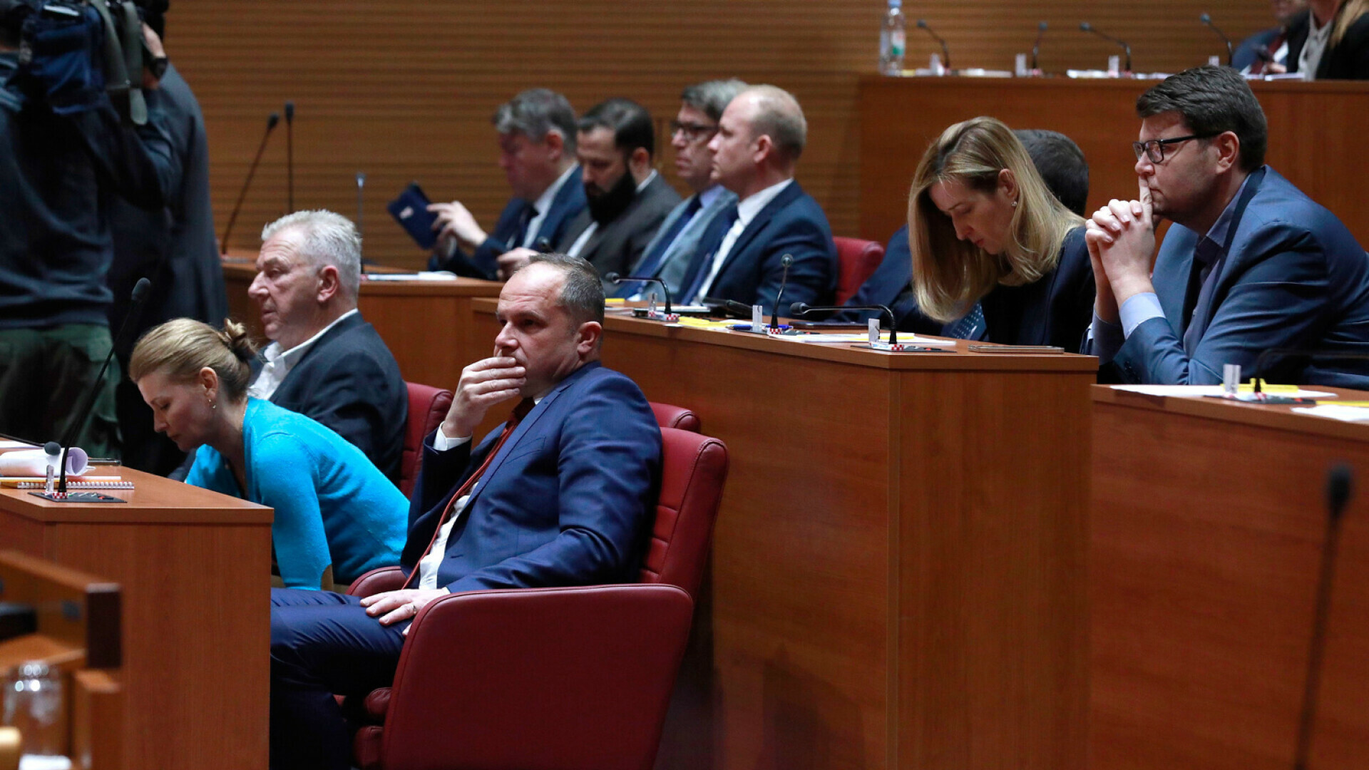 Vladajući prihvatili prijedlog SDP-a: Sabor odgodio glasanje o ustavnim ...