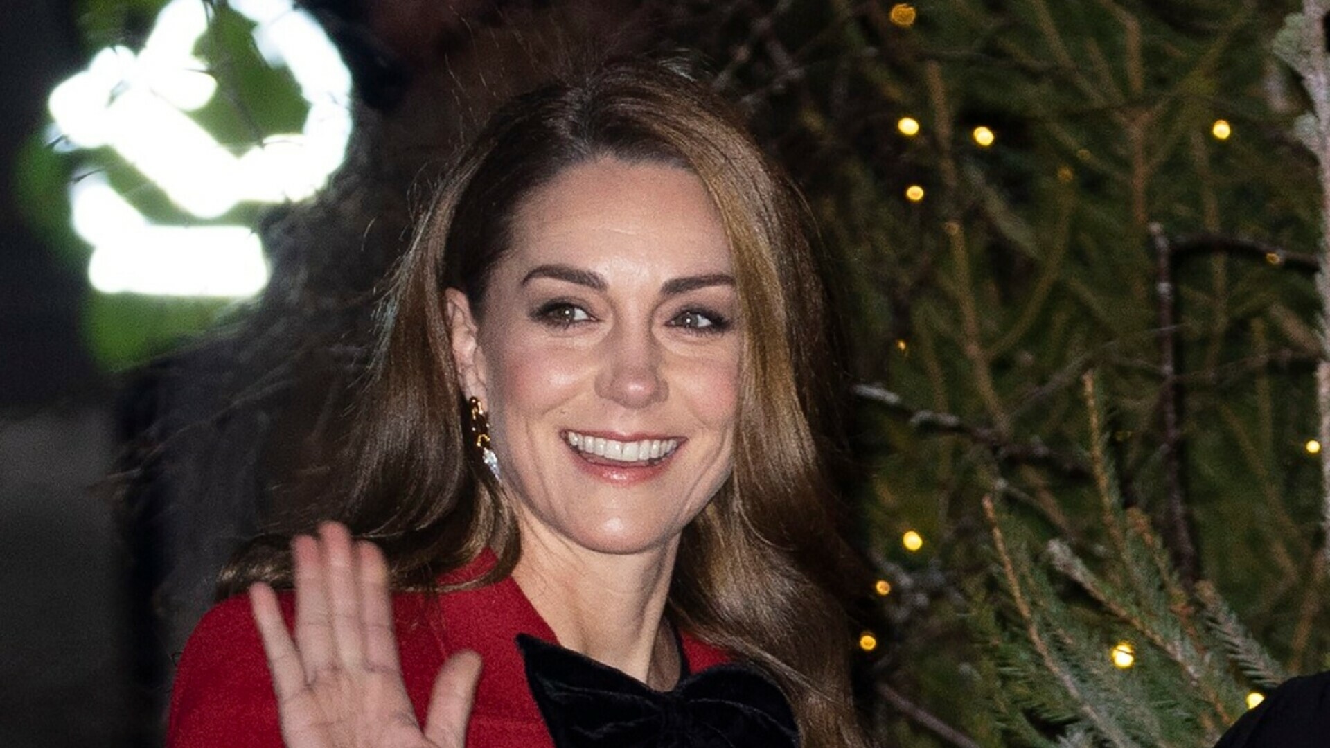 A tu je i osmijeh: Catherine Middleton nosi jedan od najljepših kaputa koji smo vidjele u zadnje ...