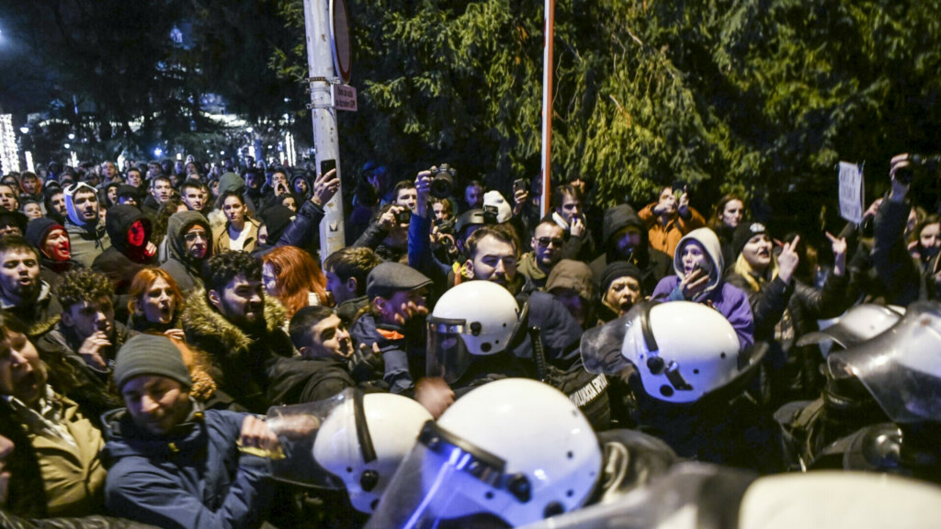 FOTO/VIDEO Kaos u Srbiji: "Ovako je počelo sa Slobom!"