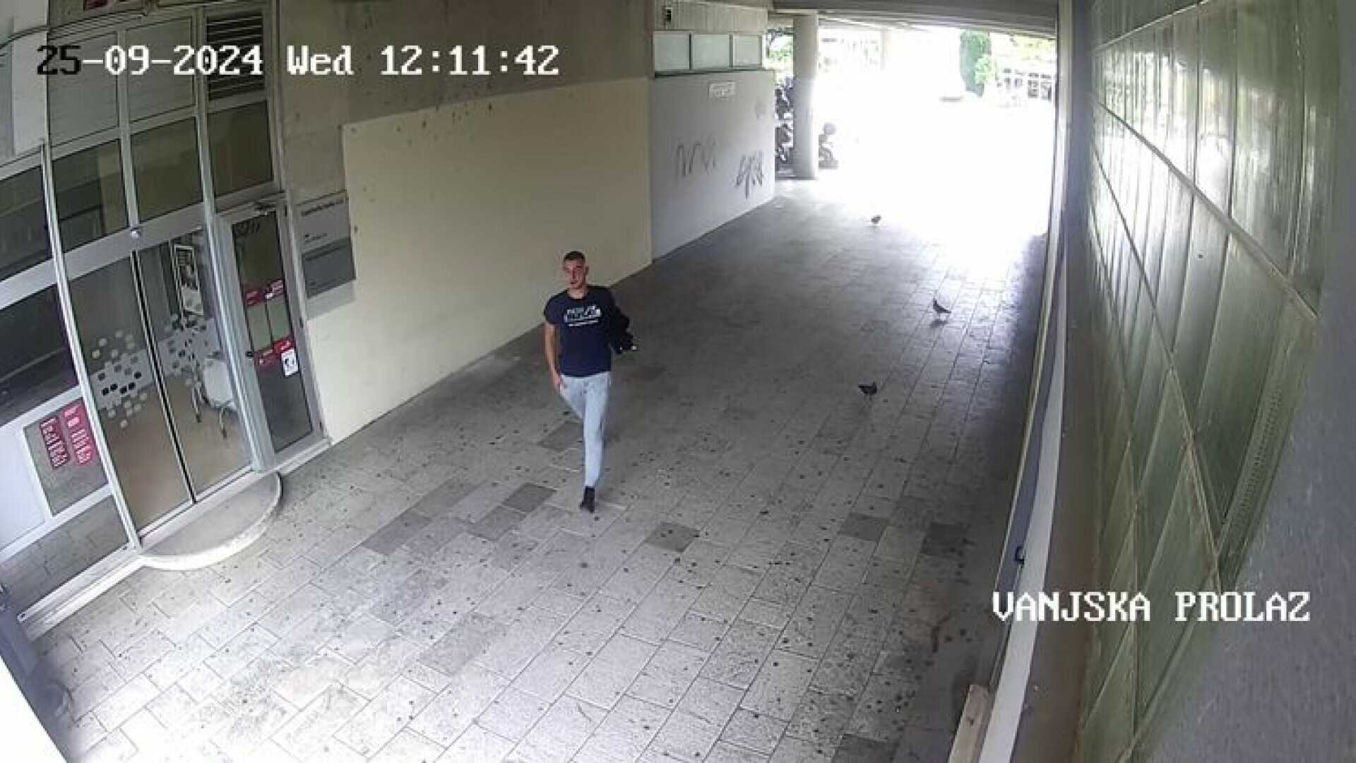 FOTO Policija traži ovog muškarca, objavila i zašto: Javite se ako znate tko je