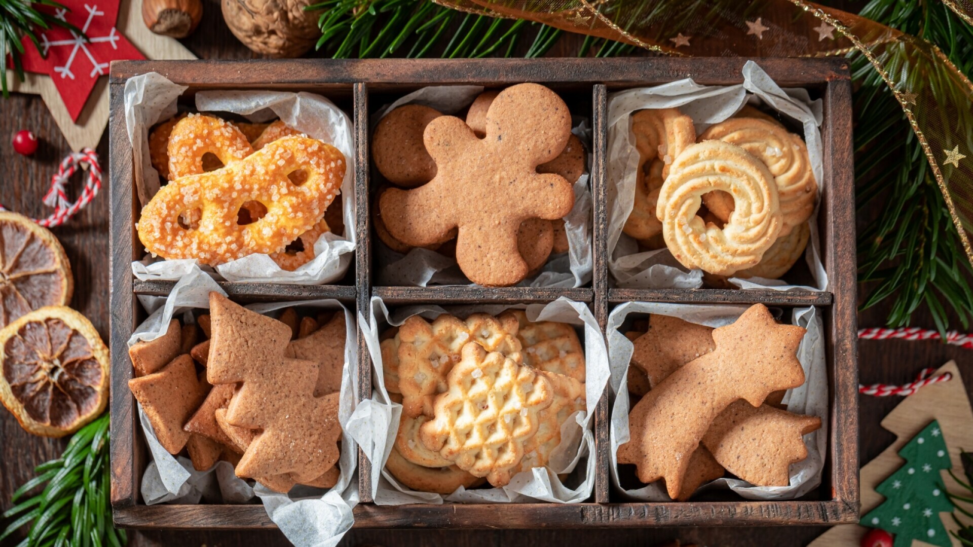 Ideje kako dekorirati pladanj s božićnim kolačima