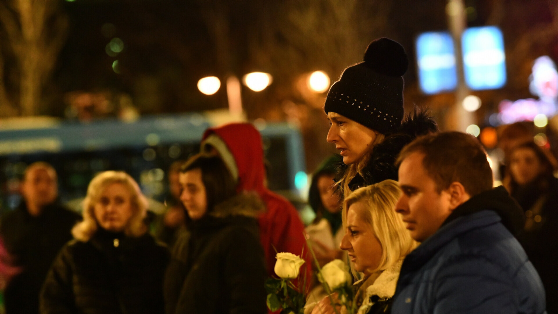 FOTO Pogledajte kako su građani Beograda odali počast žrtvama u OŠ Prečko