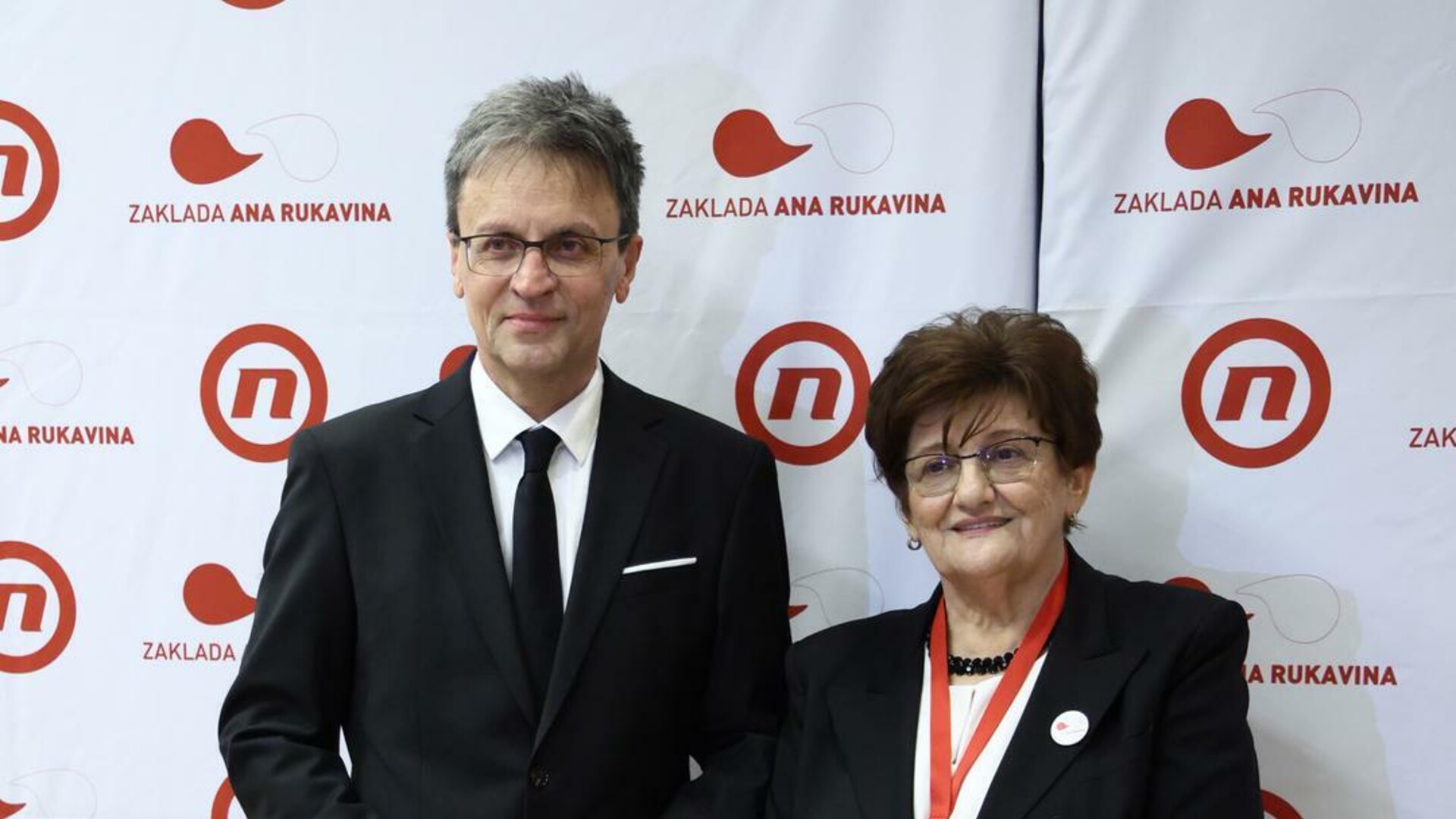 Poznati Hrvati ujedinjeni: Poledajte tko je sve došao na humanitarni ...