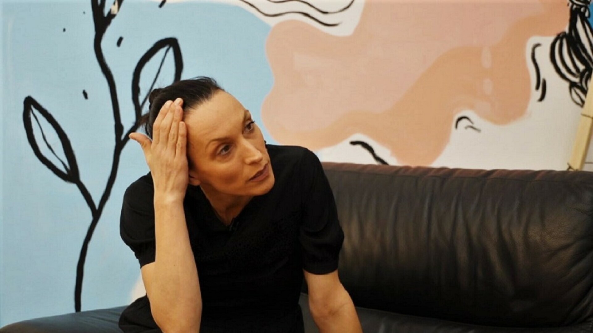 Je li ovo najseksi izdanje Larise Lipovac Navojec? Opako visoki prorez ...