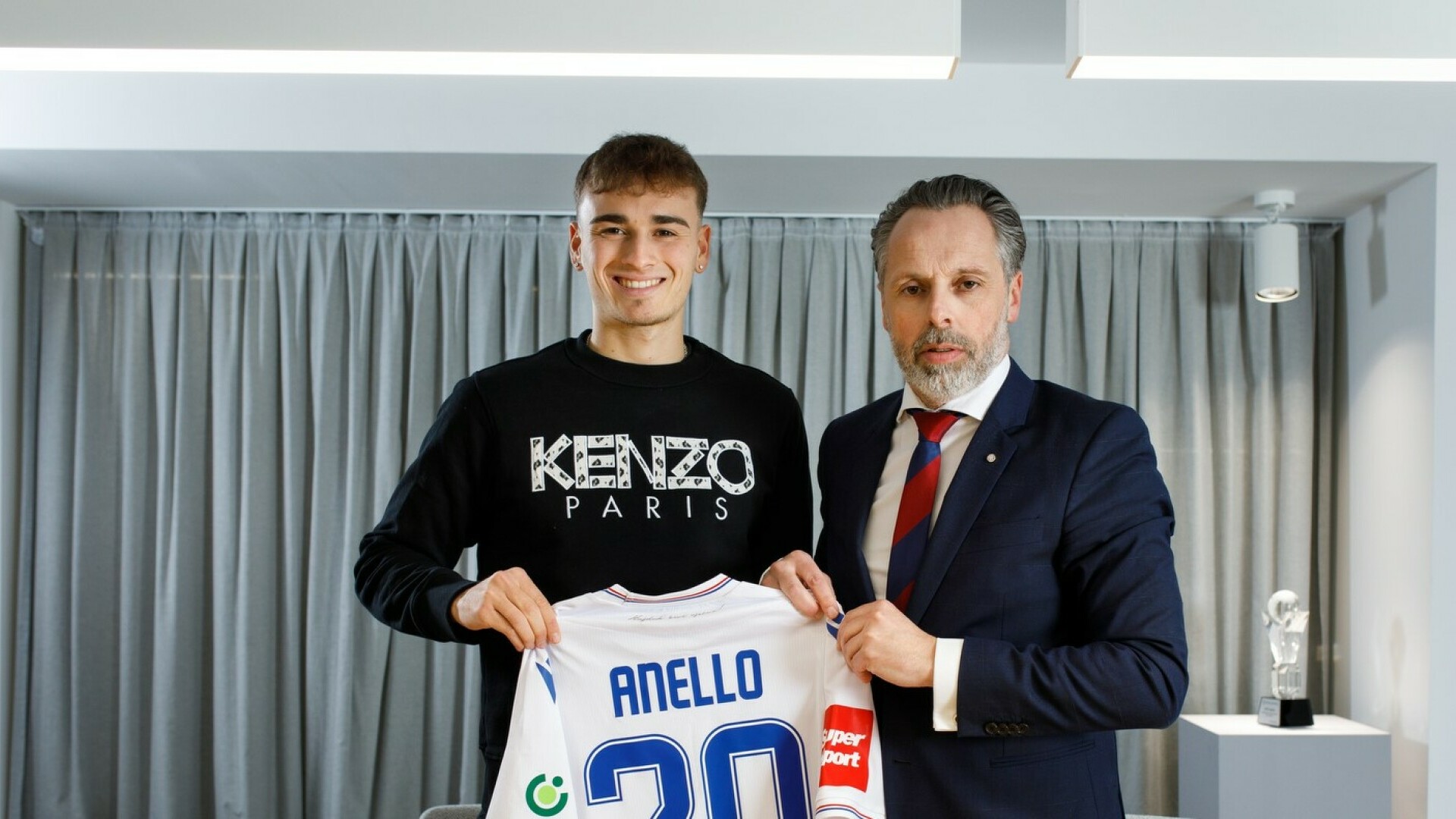 VIDEO Potpisao za Hajduk pa dijelio poklone navijačima: Progovorio je i ...