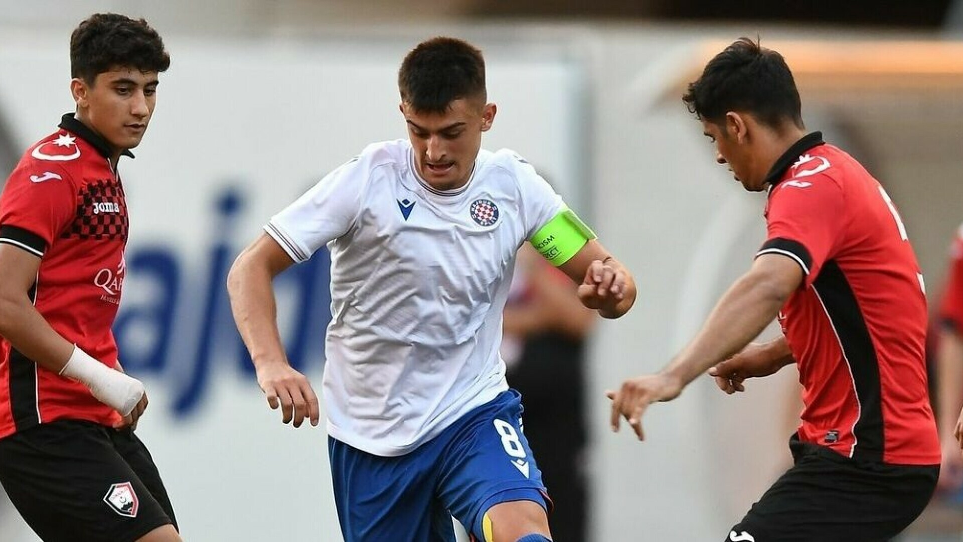 Olakšanje za sve navijače: Velika nada Hajduka ostaje, ugovor je potpisan!