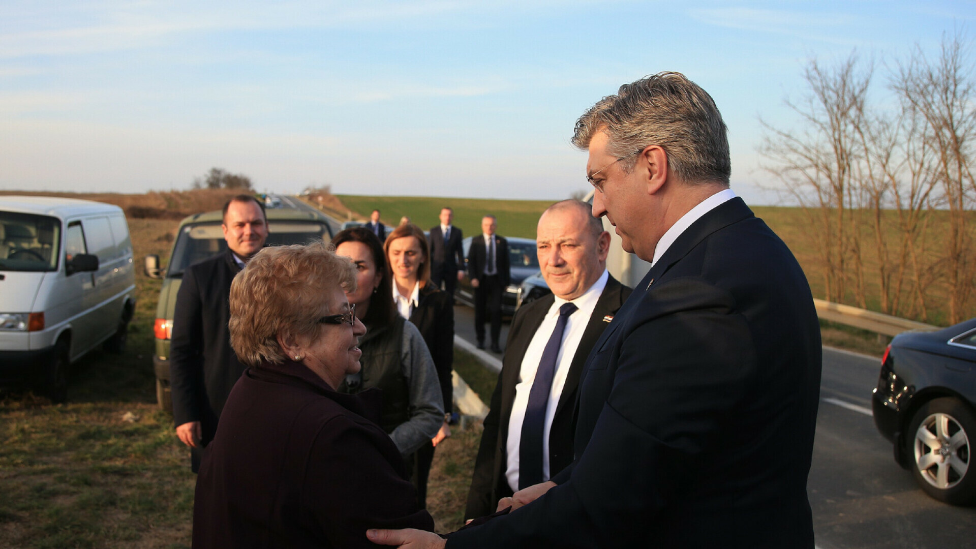 Etleboro.org - Medved poslao snažnu poruku Srbiji: 'Neka se konačno ...