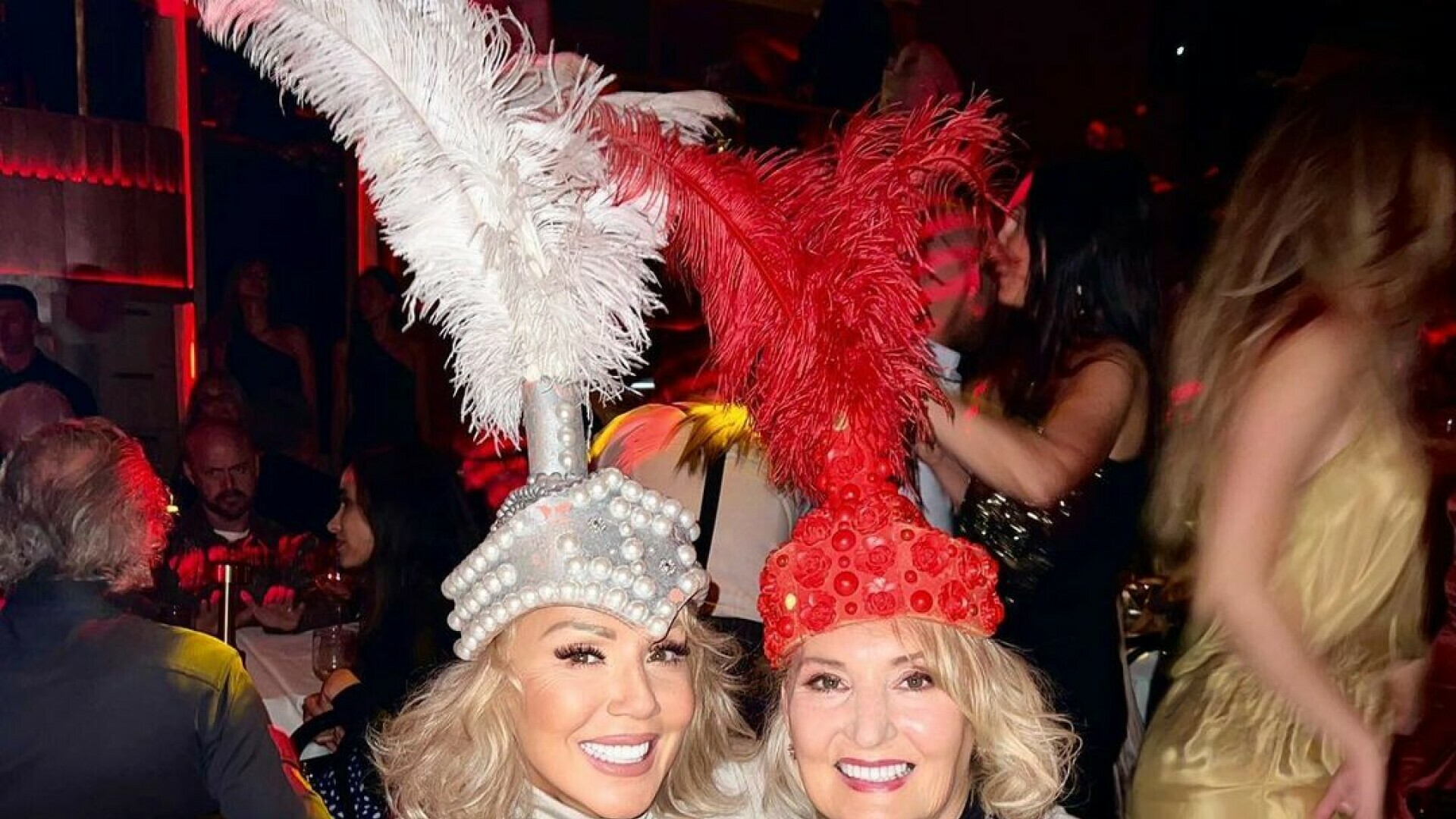 Pogledajte kako izgleda mlađa sestra Lepe Brene, davno je odselila s ...