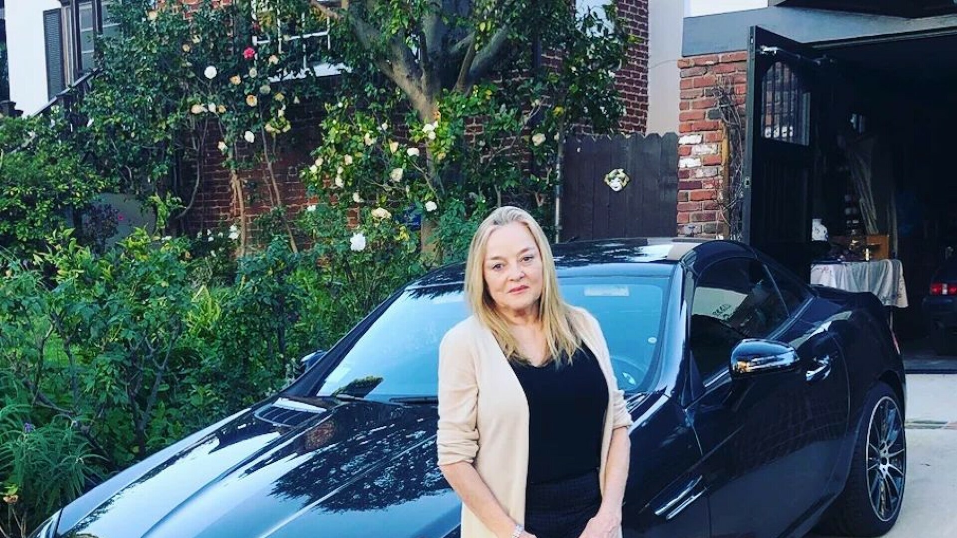 Pamtimo je kao plavušu spletkarošicu iz legendarne "Sante Barbare", na ...