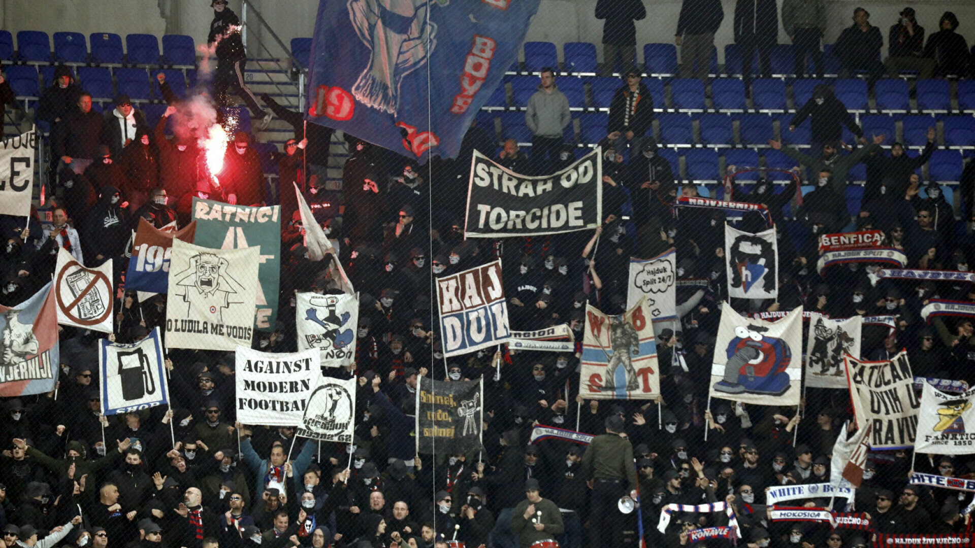 Navijačima Hajduka skinuli dresove i majice na ulazu u Opus Arenu: Nisu ...