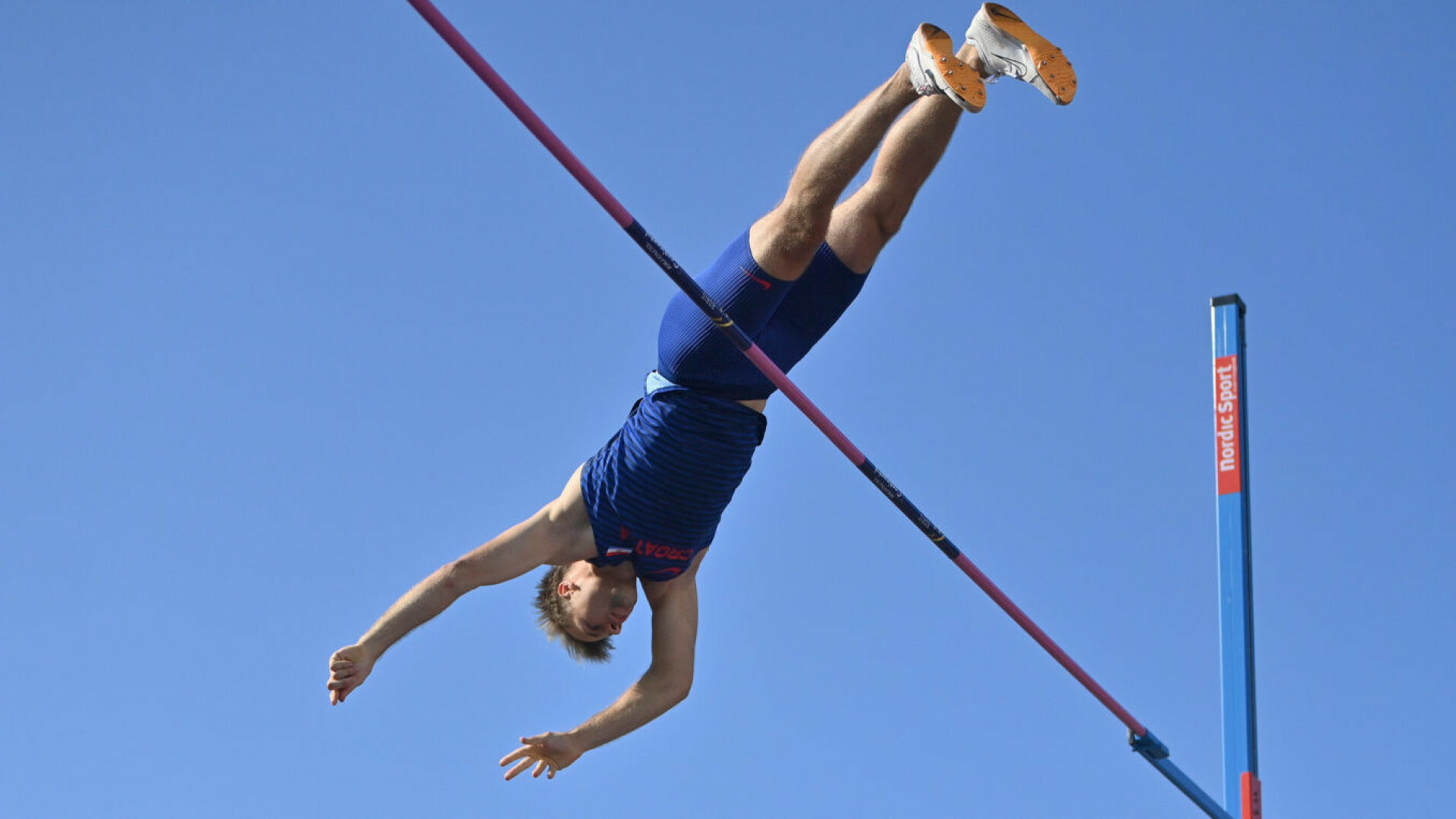 VIDEO Strašan pad Hrvata: Skočio s motkom, pao sa šest metara i slomio ruku