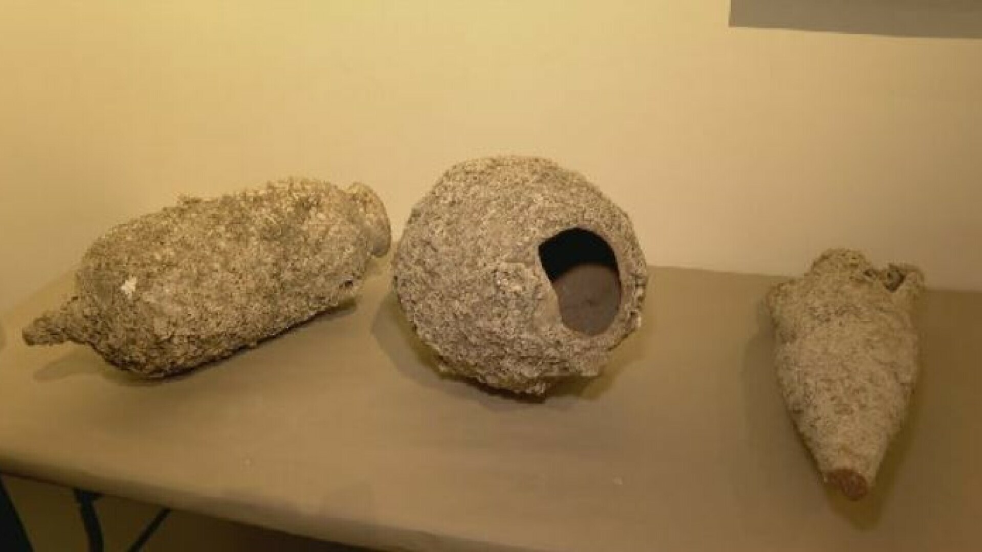 Baš u pravo vrijeme! Tražili su drogu, a pronašli antičke amfore: Jedna ...