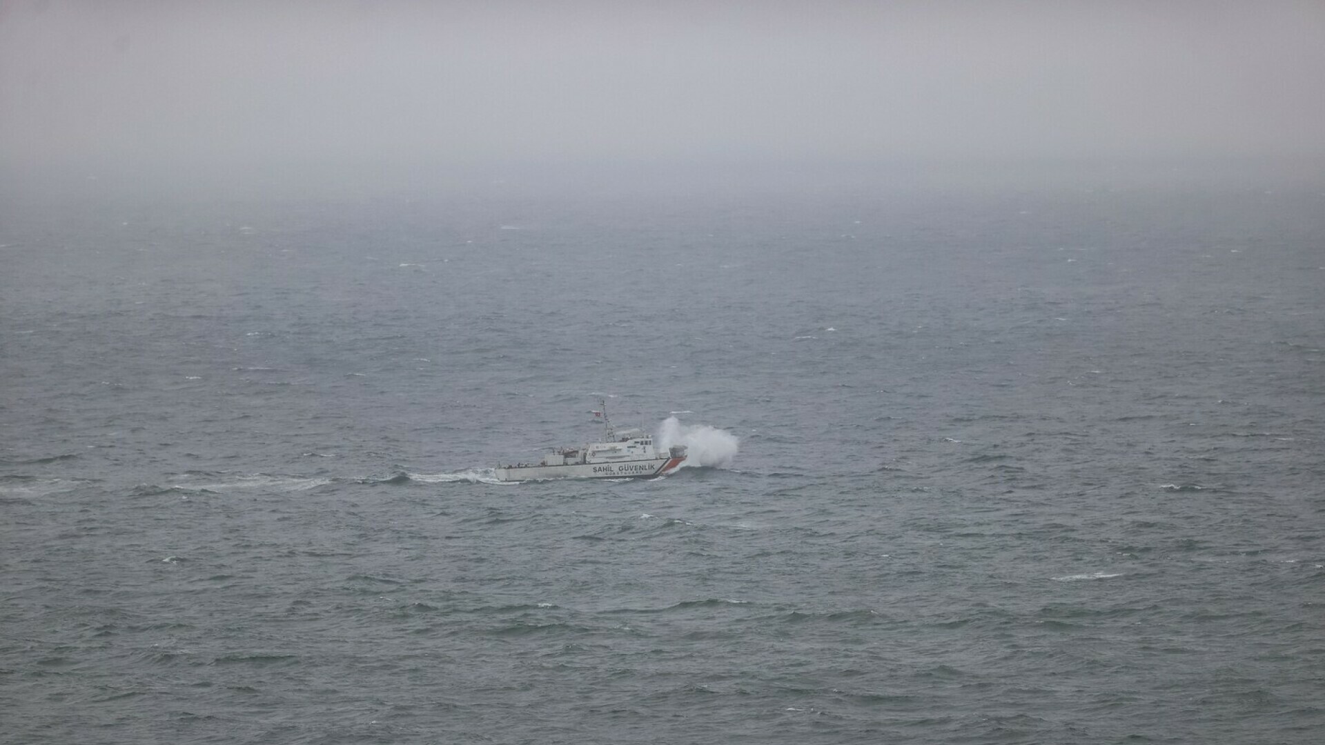 FOTO Potonuo brod u Mramornom moru: Traje velika potraga za preživjelima