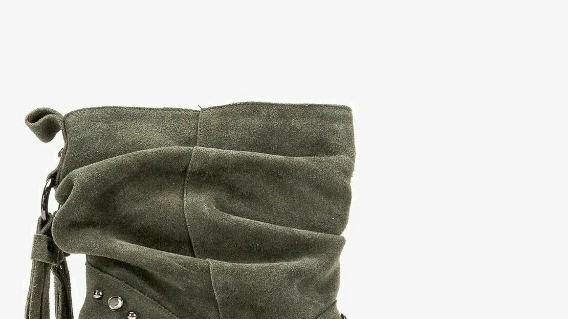 Kožnati šorc otkrio je njene tetovaže na bedrima dok je s partnerom ...