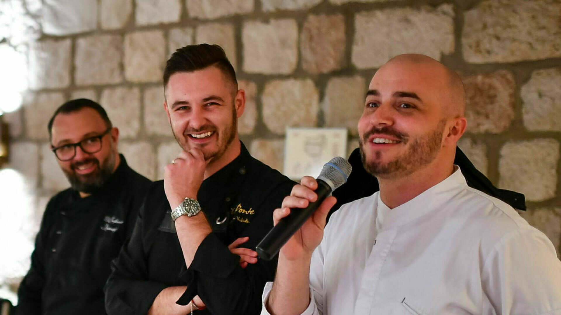 Omiljeni chefovi iz MasterChefa udružili snage u kuhinji pa završili u ...