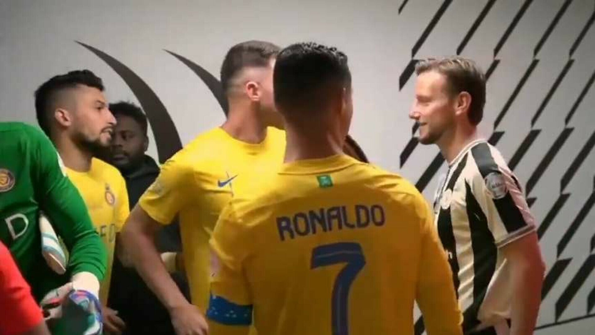 VIDEO Ivan Rakitić došao u tunel, a onda ga je vidio Cristiano Ronaldo ...