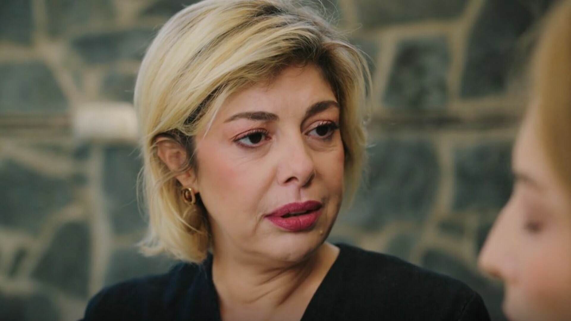 Gulgun se jada Esme, S3 ep. 26