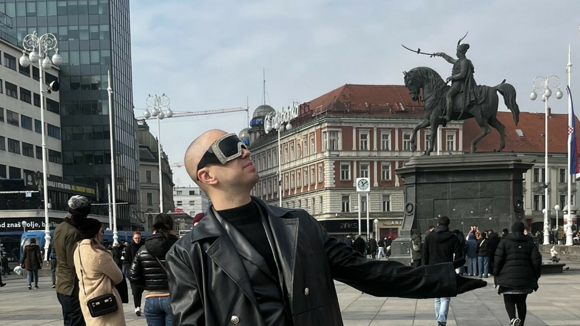 Tko je muškarac koji je na zagrebačkoj špici ovog vikenda privlačio sve ...