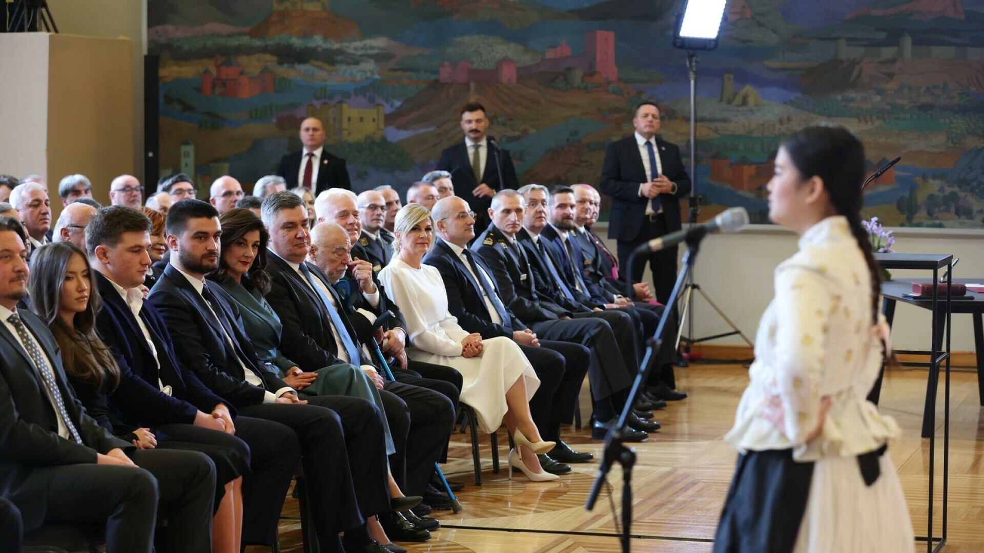 Tko je grofica s inauguracije Zorana Milanovića? Pojavila se u ...