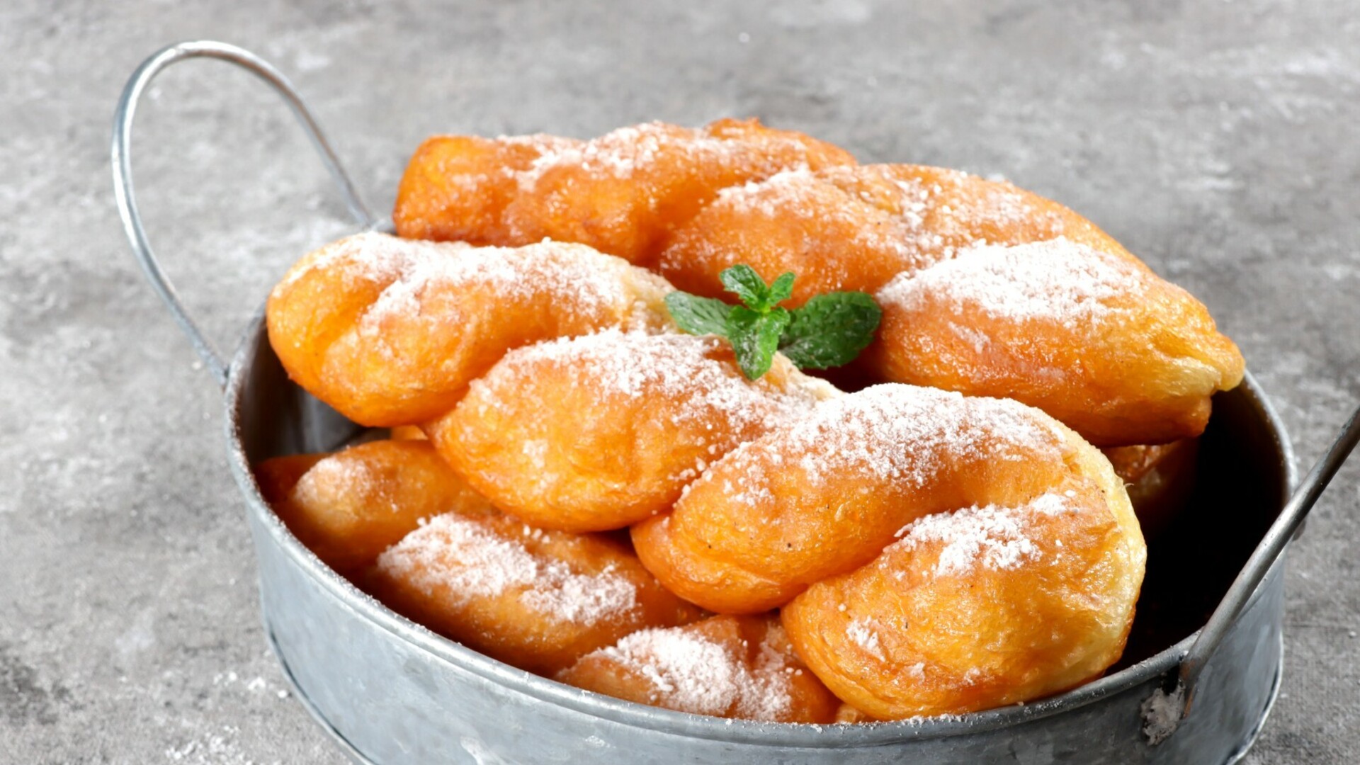 Uvijene krafne - savršen recept za one koji tijesto vole više od punjenja