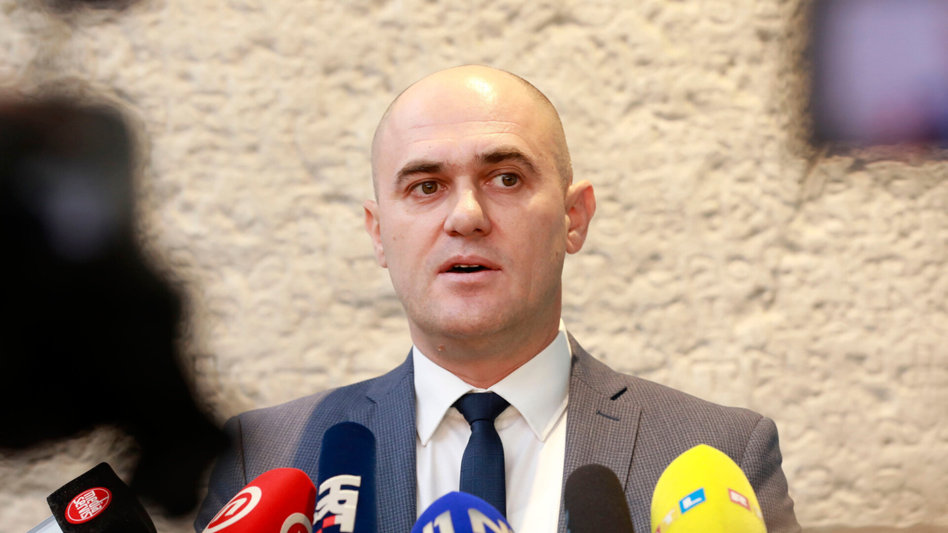 Josip Dabro stigao u Sabor uoči glasanja: "Nemam se za što ispričati"
