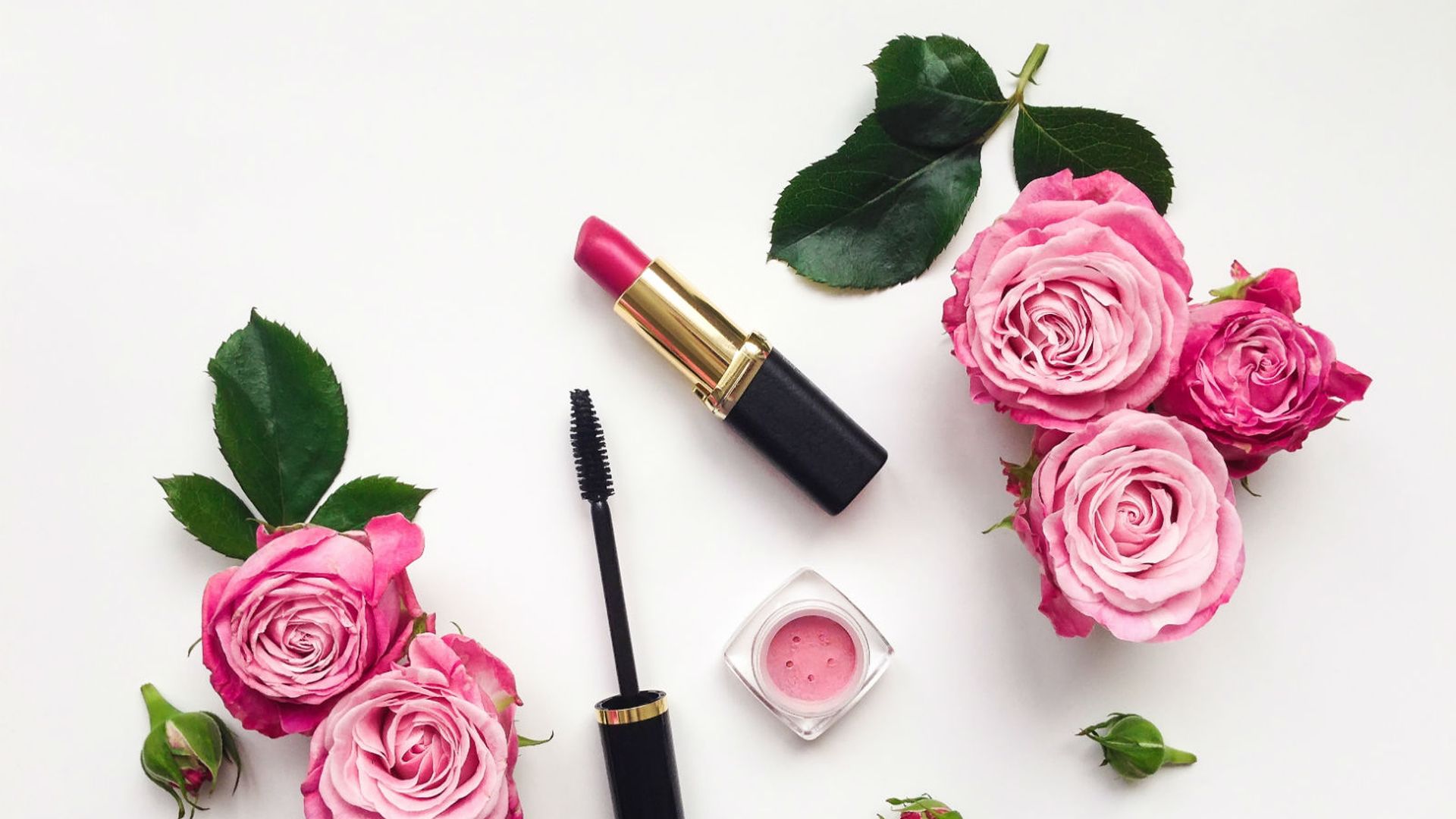 5 make-up proizvoda koje mladenka treba imati u torbici