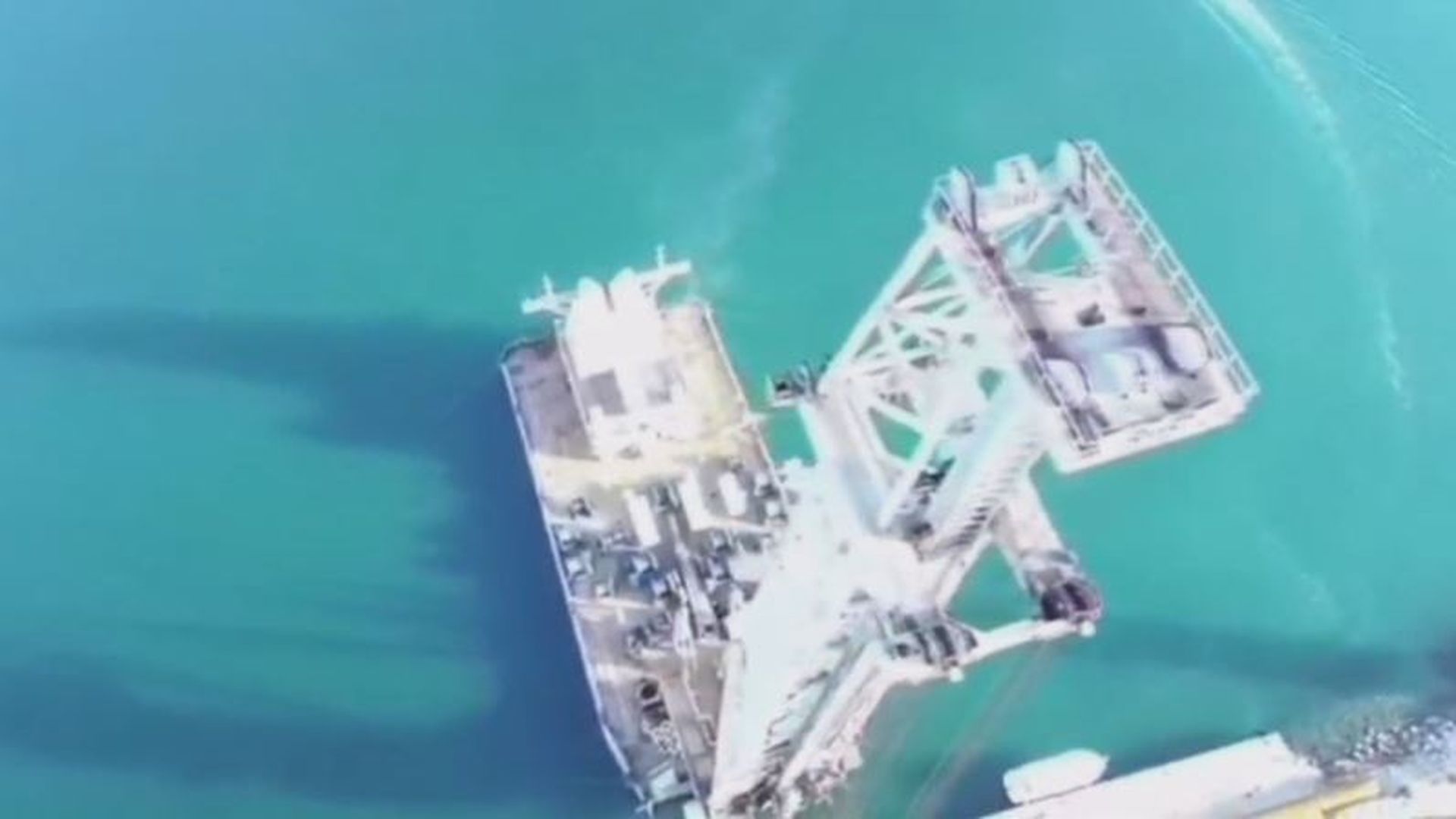 Pogledajte kako izgleda golema dizalica koja će 127 m duge pilote ...