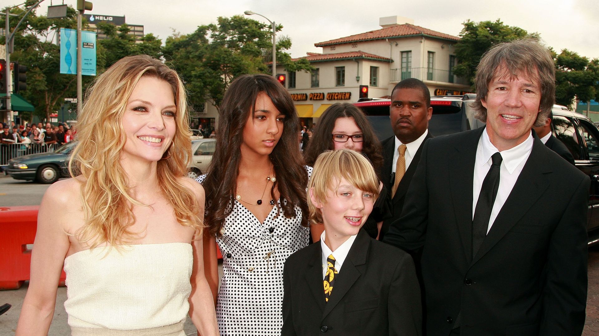 Znate li uopće s kim je Michelle Pfeiffer u braku? Nema puno njihovih ...