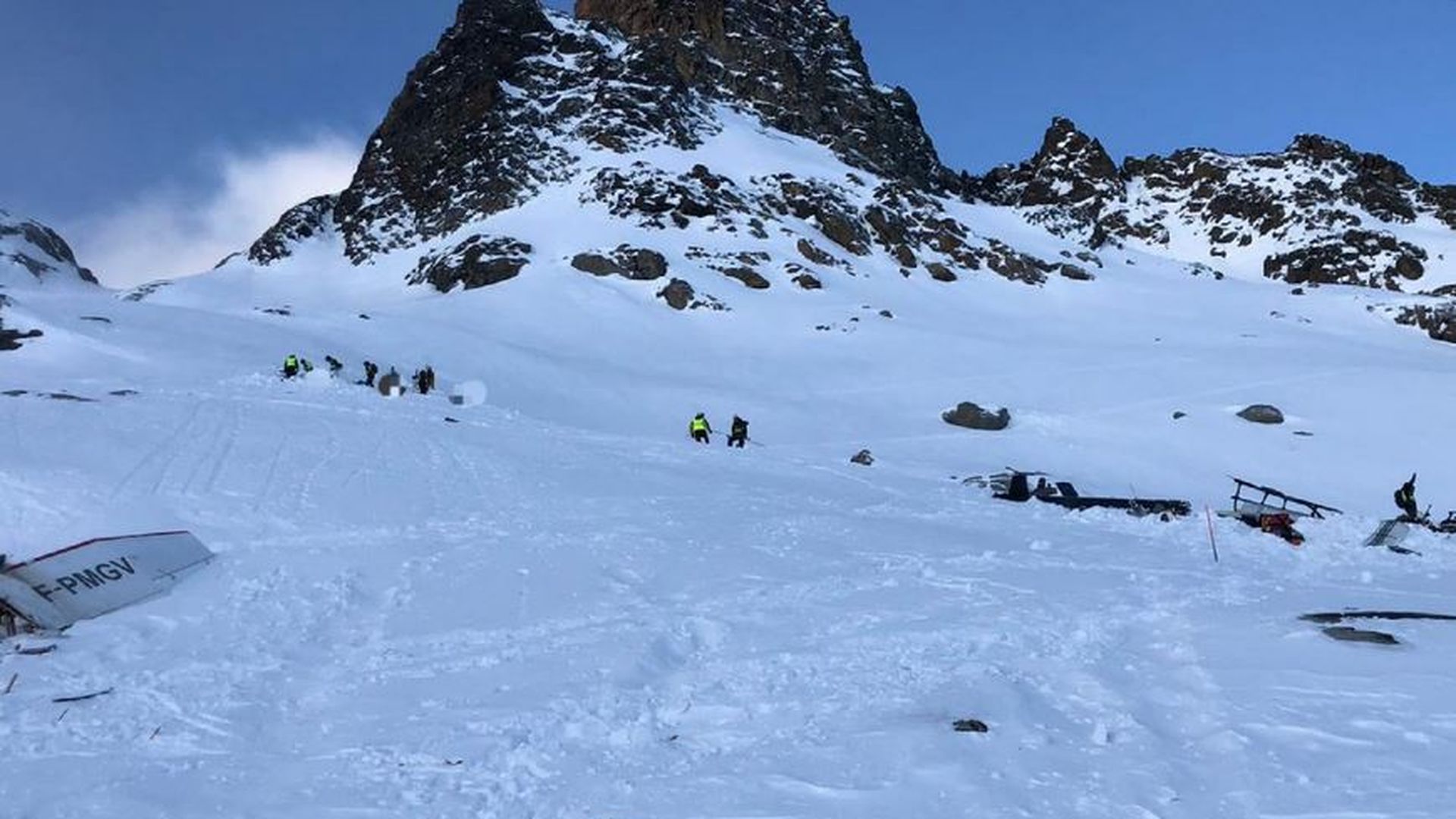 U sudaru helikoptera i malog aviona sedam mrtvih i dvoje teško ozlijeđenih