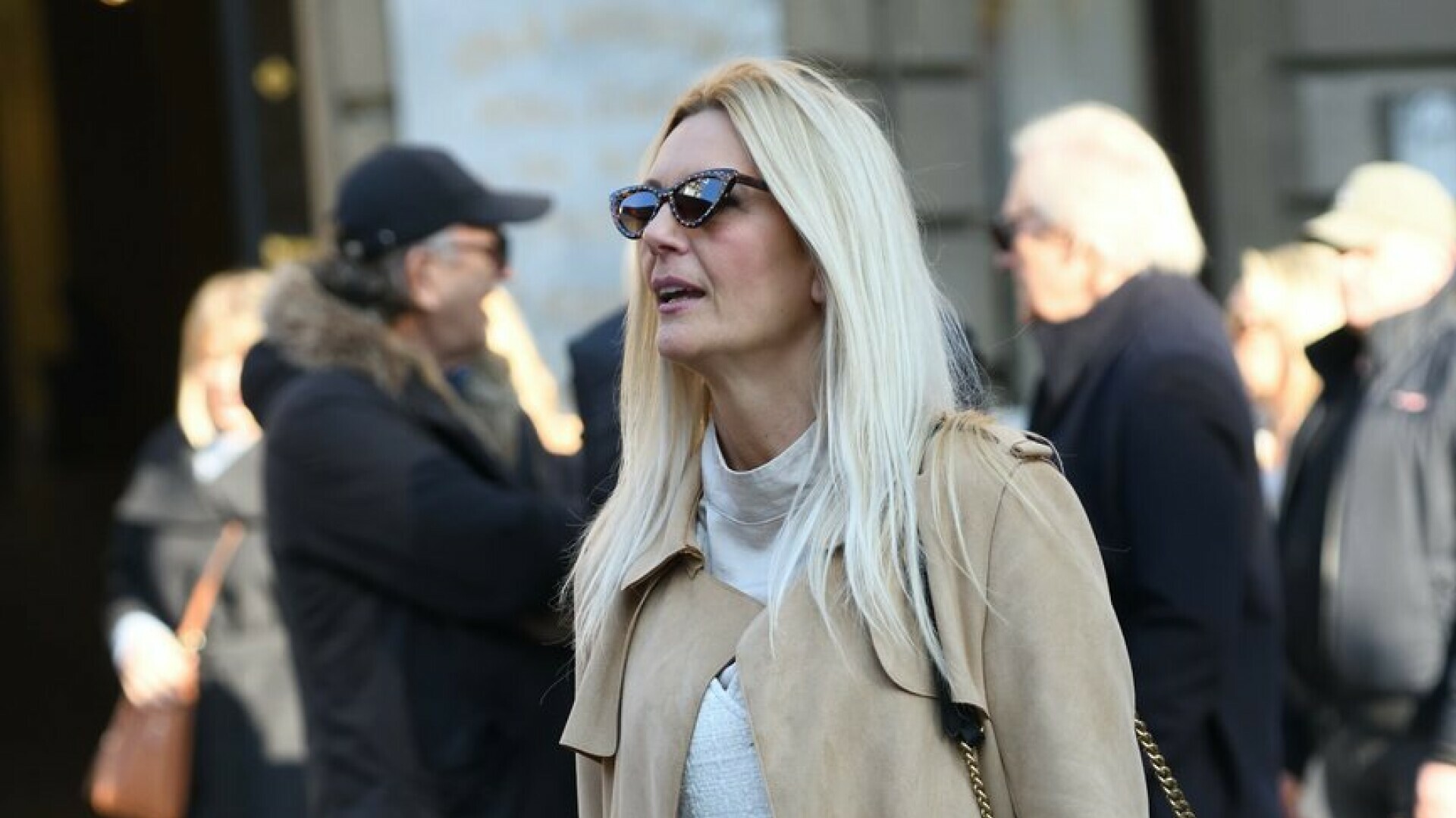 Supruga i kći Siniše Vuce plijenile su poglede u šetnji Zagrebom, a ne ...