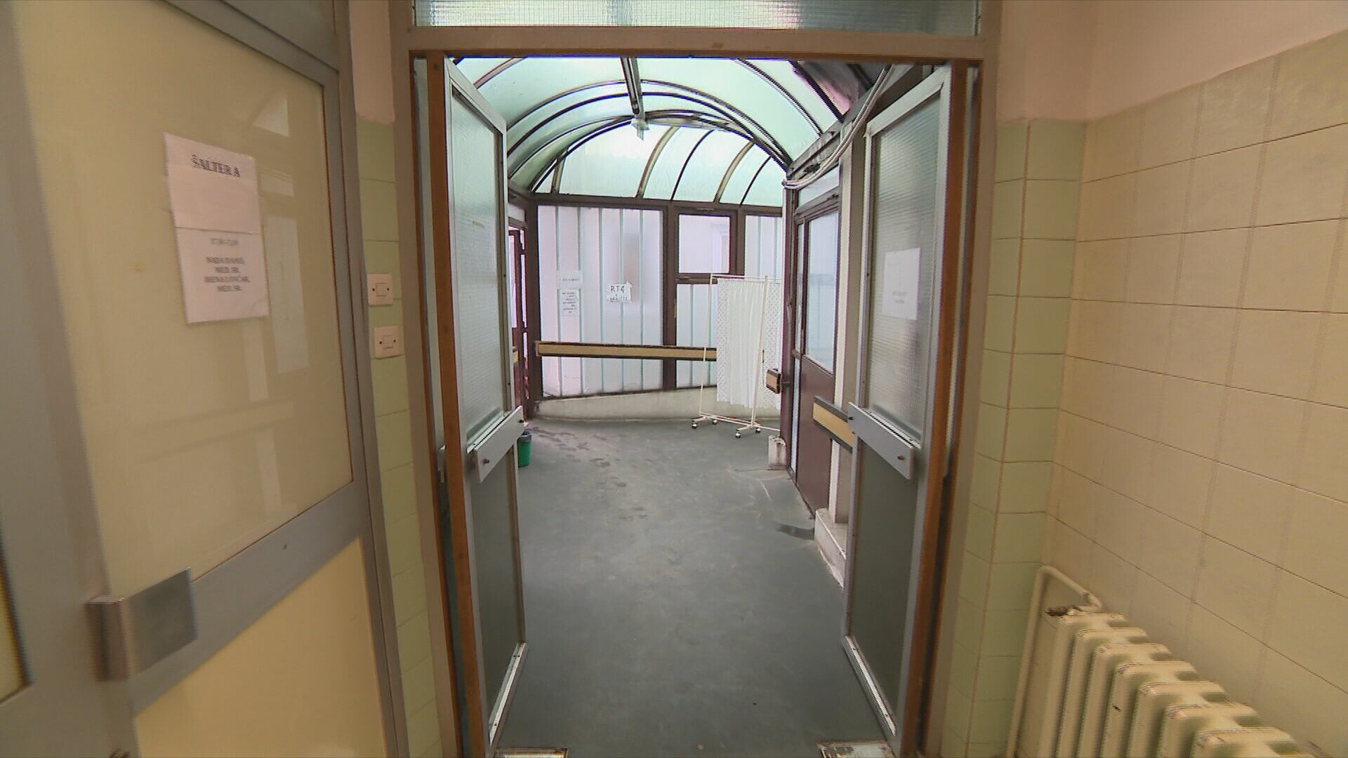 Bazen ispred rendgena: Poliklinika na Šalati čeka obnovu još od potresa - "To je na sramotu svih"