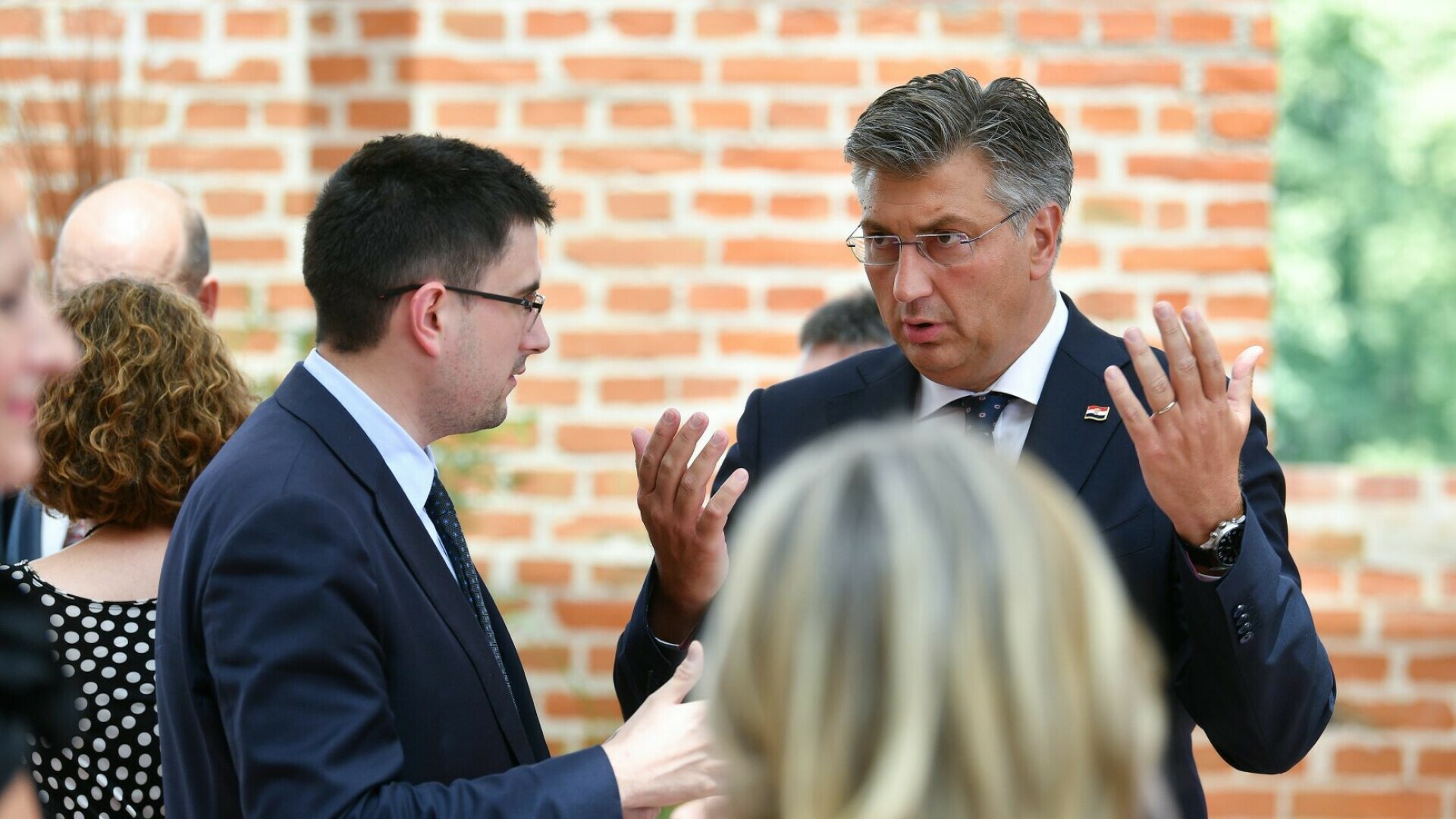 "Hvala ti, Kruno, puno": Iscurile poruke o spornom zapošljavanju, odmah ...