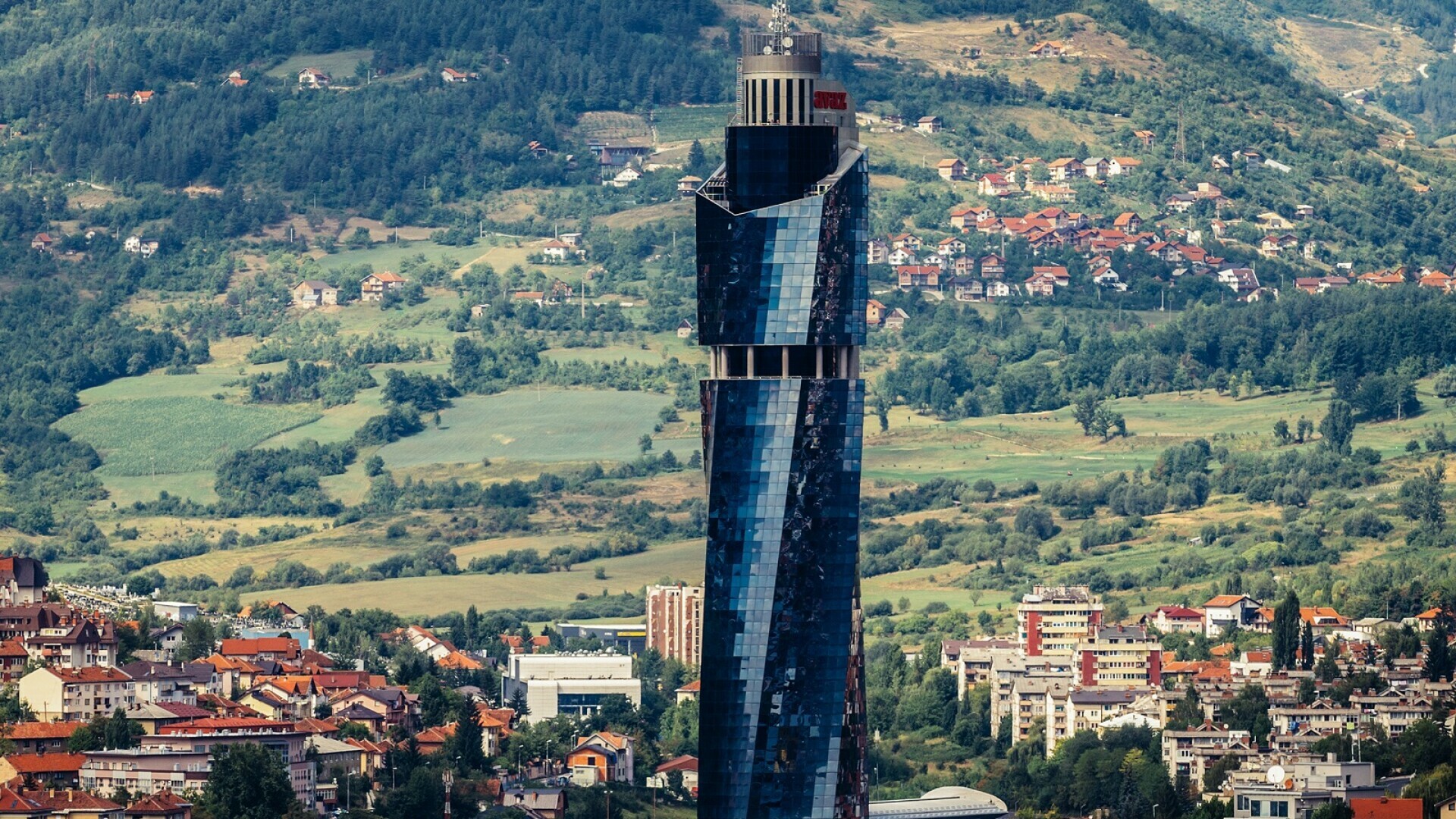 Kafić s wow pogledom na 35. katu najviše zgrade Bosne i Hercegovine ...