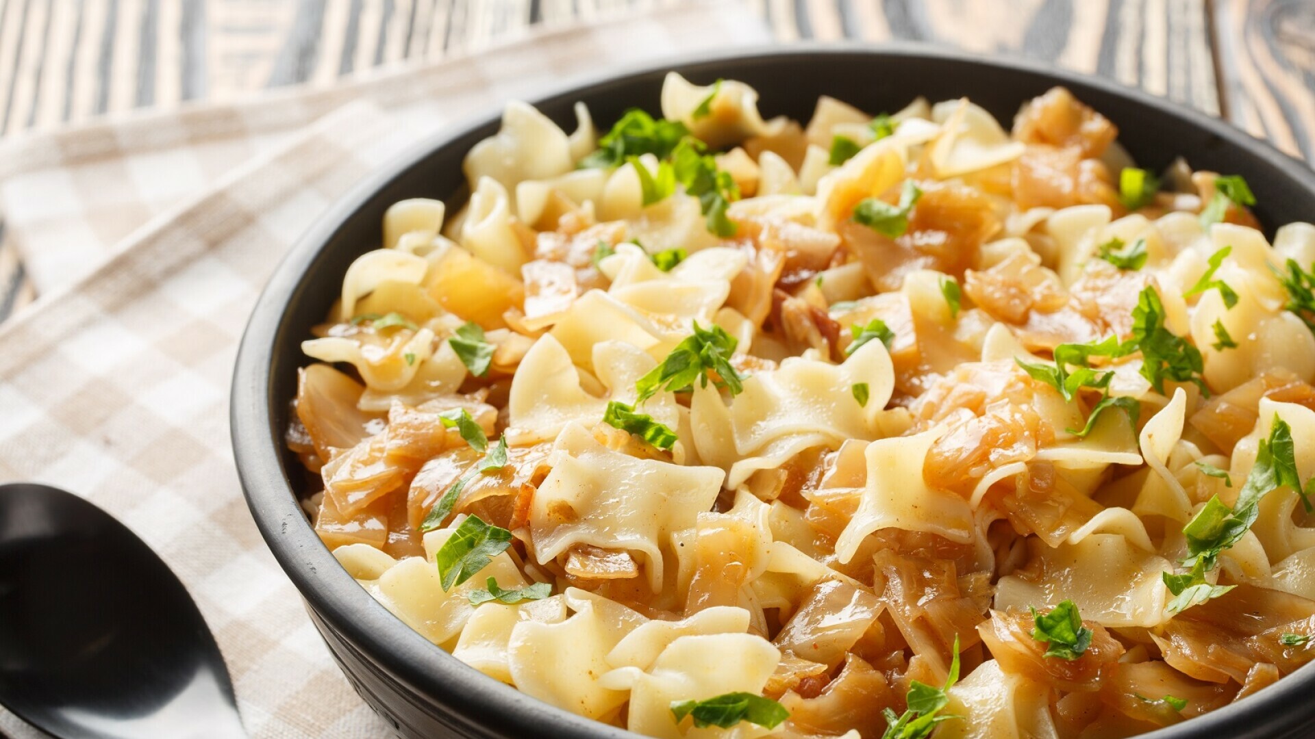 Tjestenina s kiselim zeljem recept