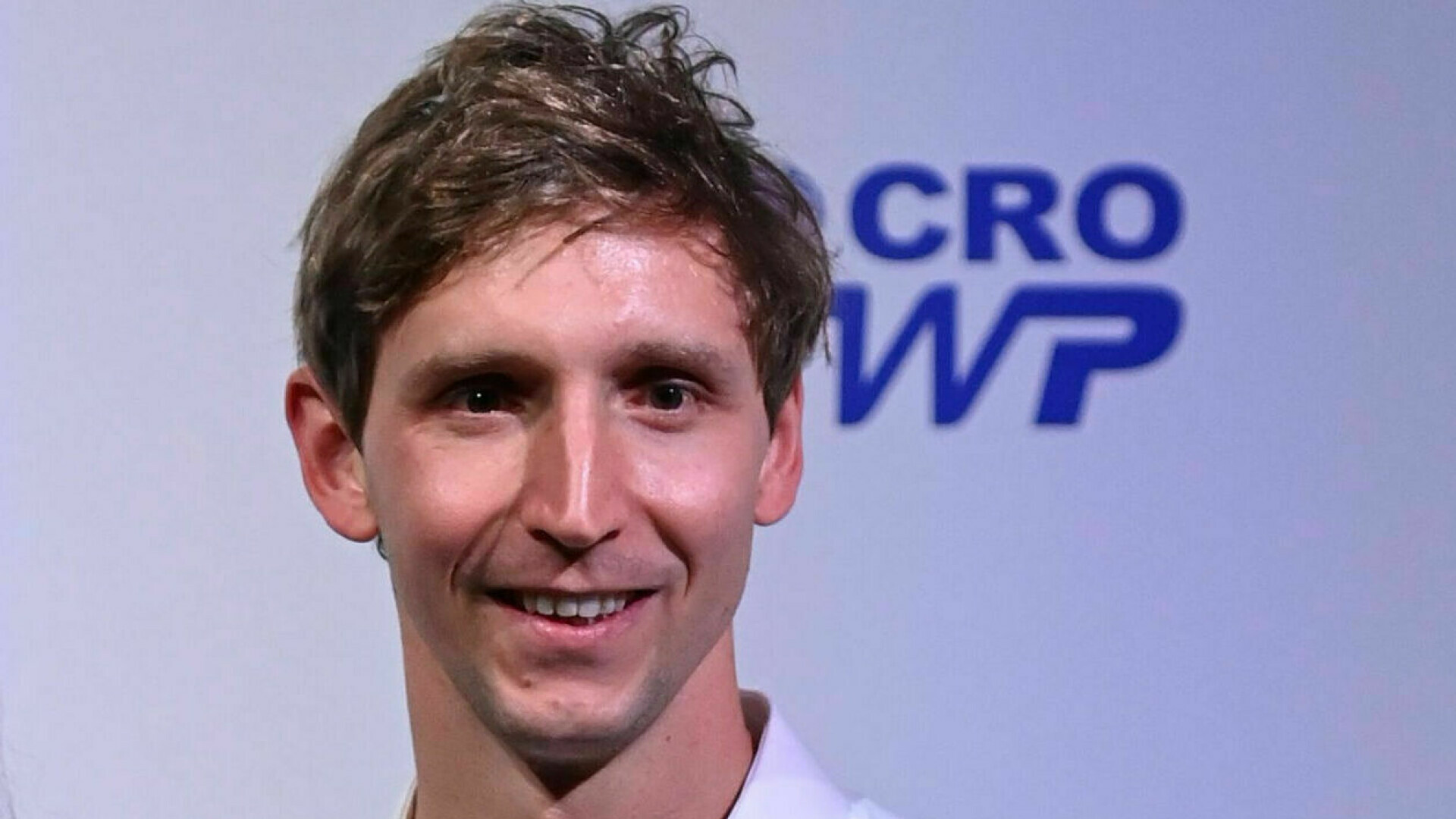 Kapetan Barakuda od mladih dana ljubi samozatajnu Dubrovkinju, zajedno ...