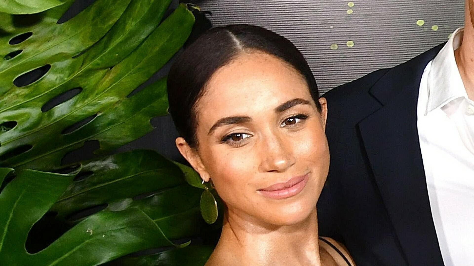 Suknja Meghan Markle je senzacionalna, ali najstroži kritičari ...