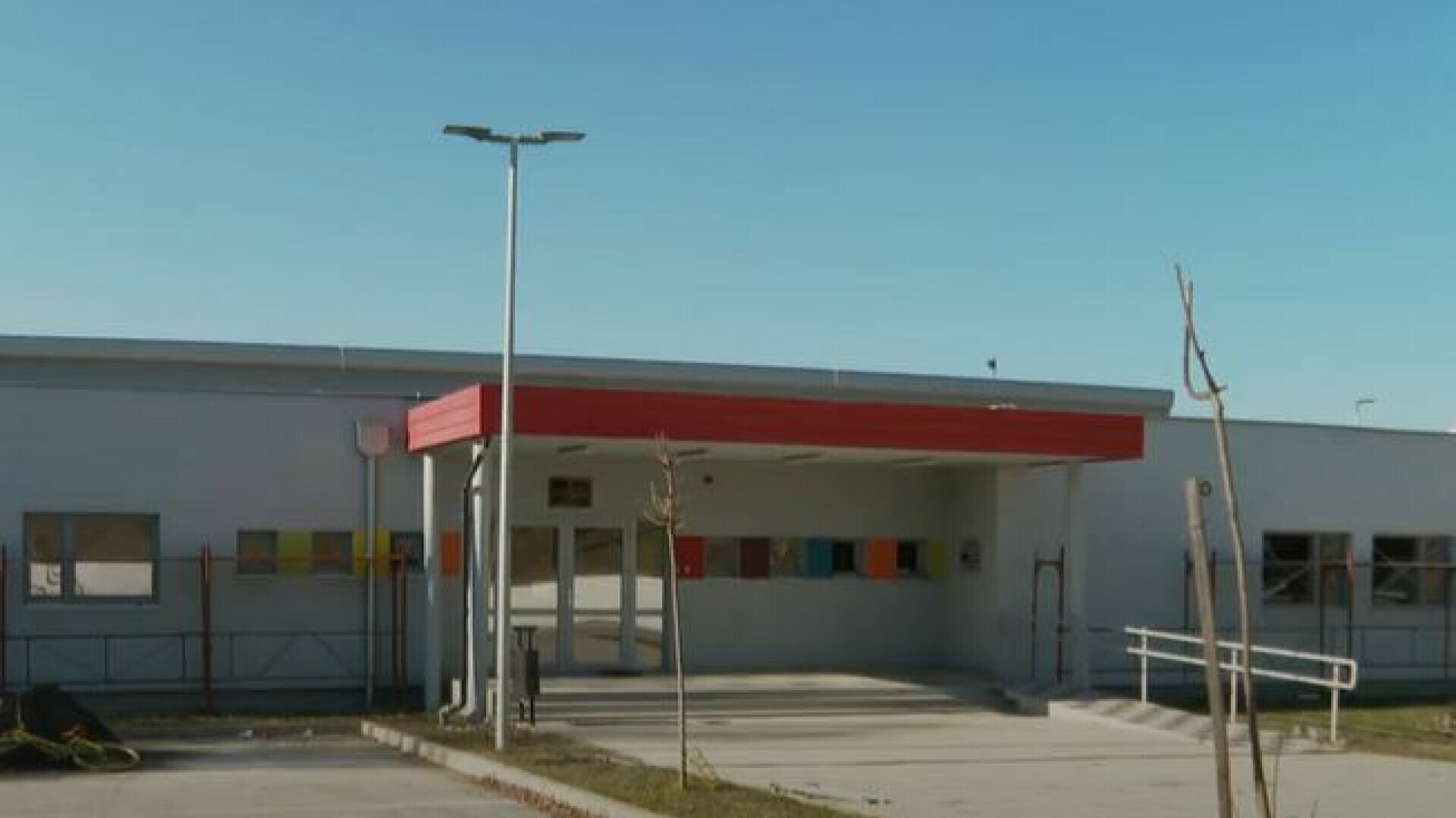 Djeca su ostala bez utočišta za igru i smijeh, sada je napokon počela ...