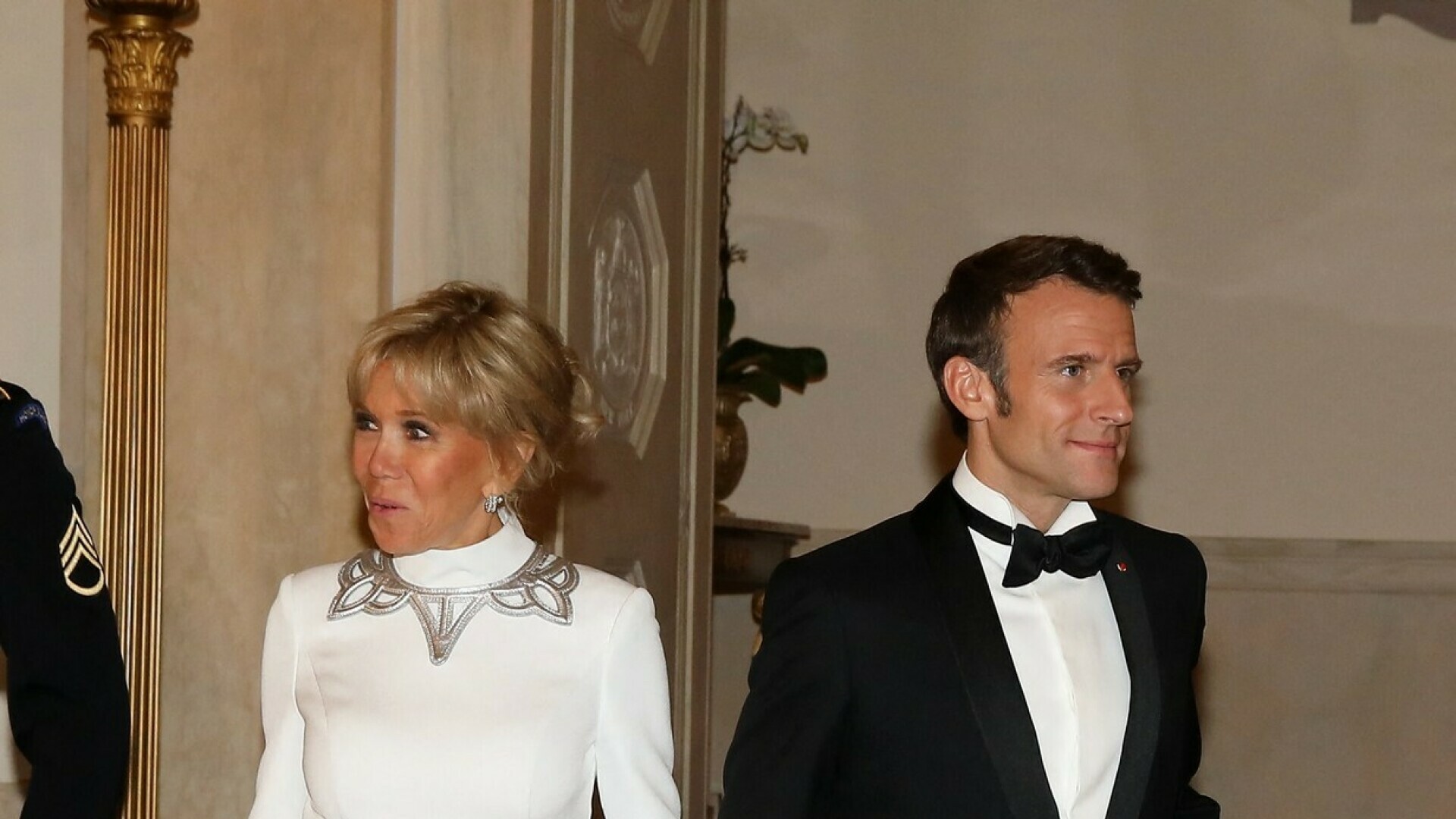 Brigitte Macron kontra pravila: Neočekivan model haljine za svečane prigode