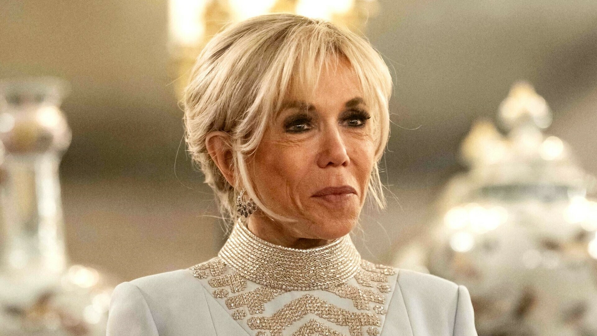 Brigitte Macron kontra pravila: Neočekivan model haljine za svečane prigode