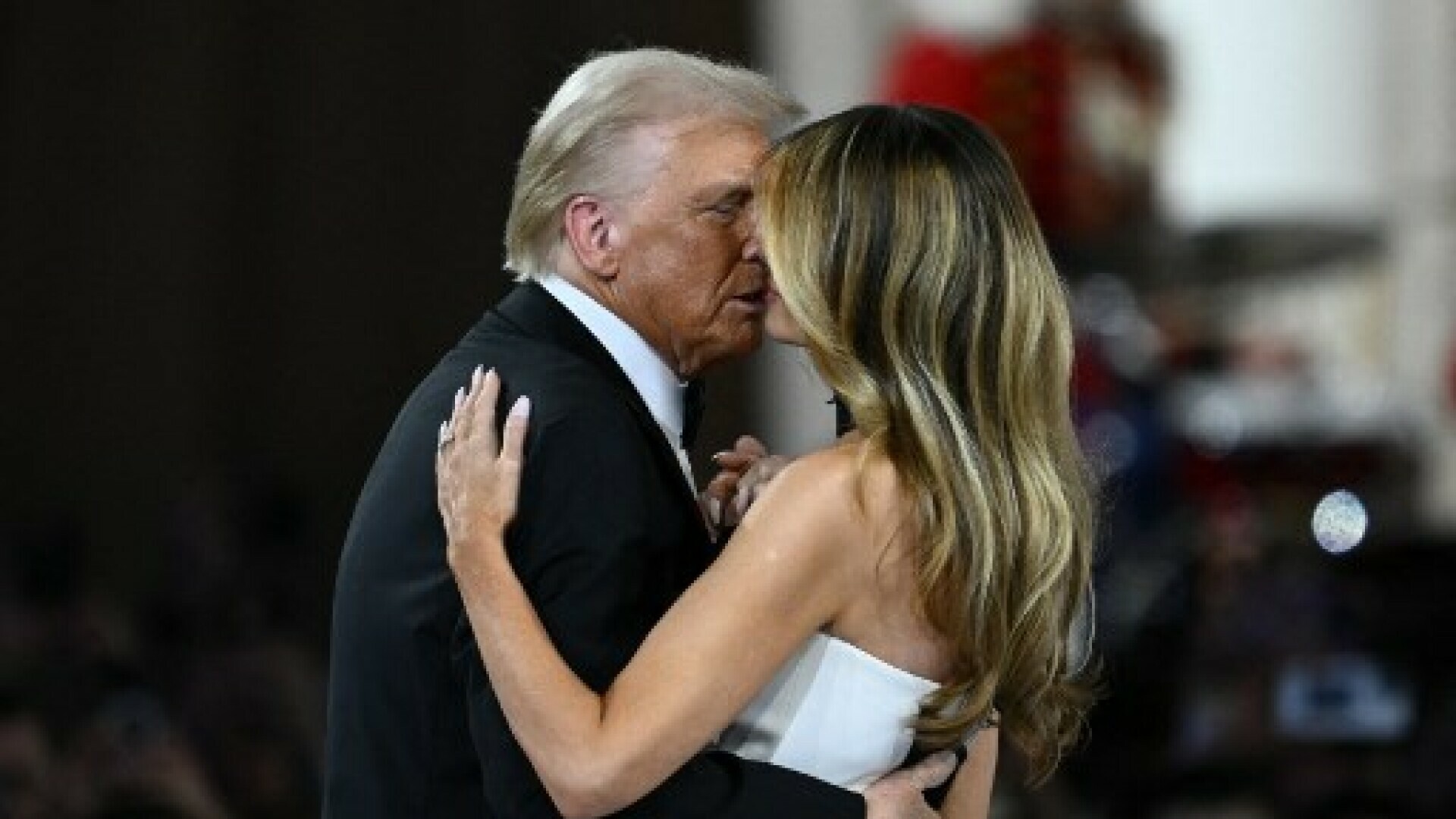 Pogledajte kako izgleda rodna kuća Melanije Trump u Sloveniji, izgradio ...