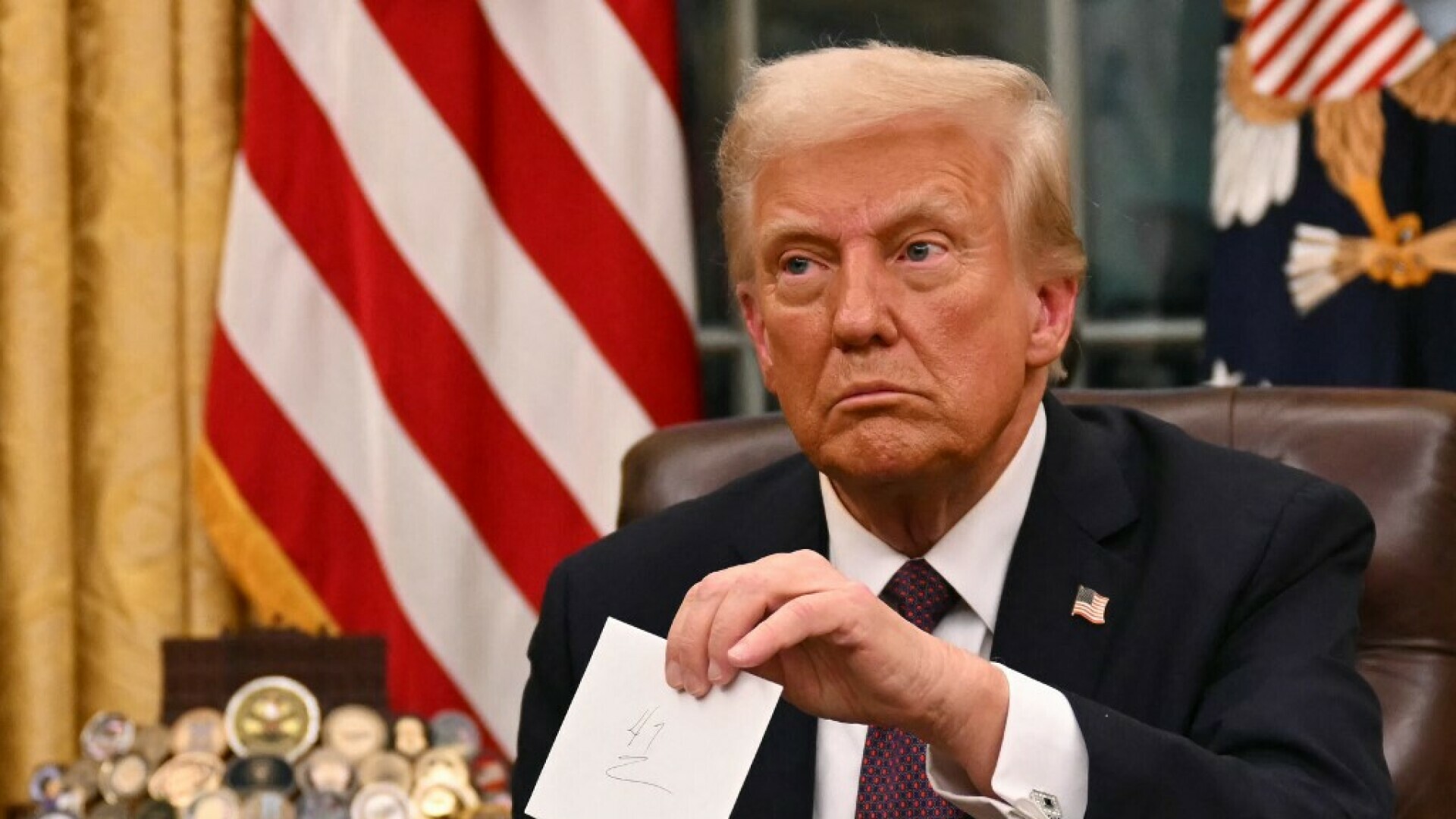 Trump otkrio sadržaj pisma koje mu je ostavio Biden: "Dok napuštam ovaj sveti ured..."